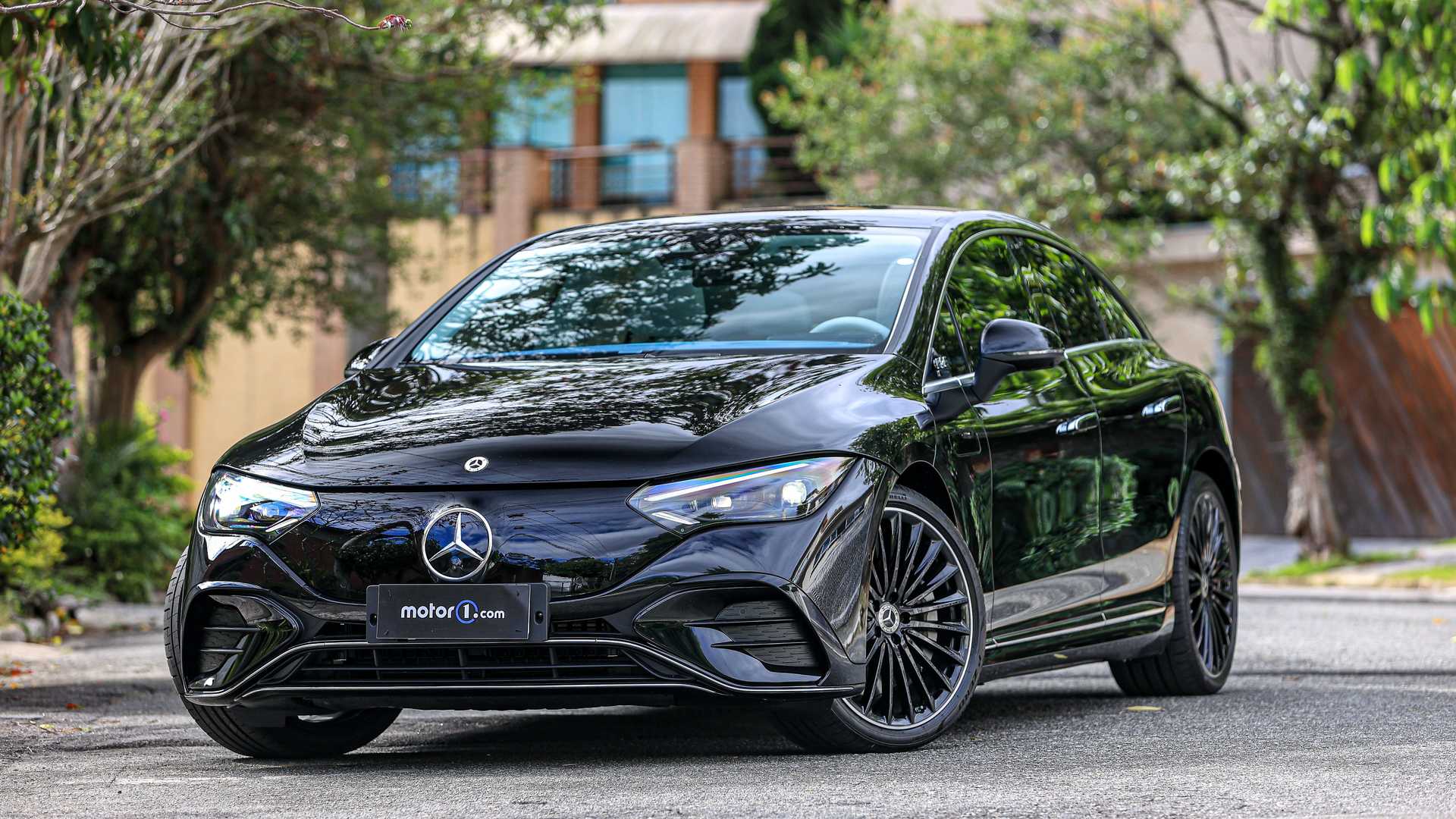 Avaliação: Mercedes-Benz EQE 300 2023