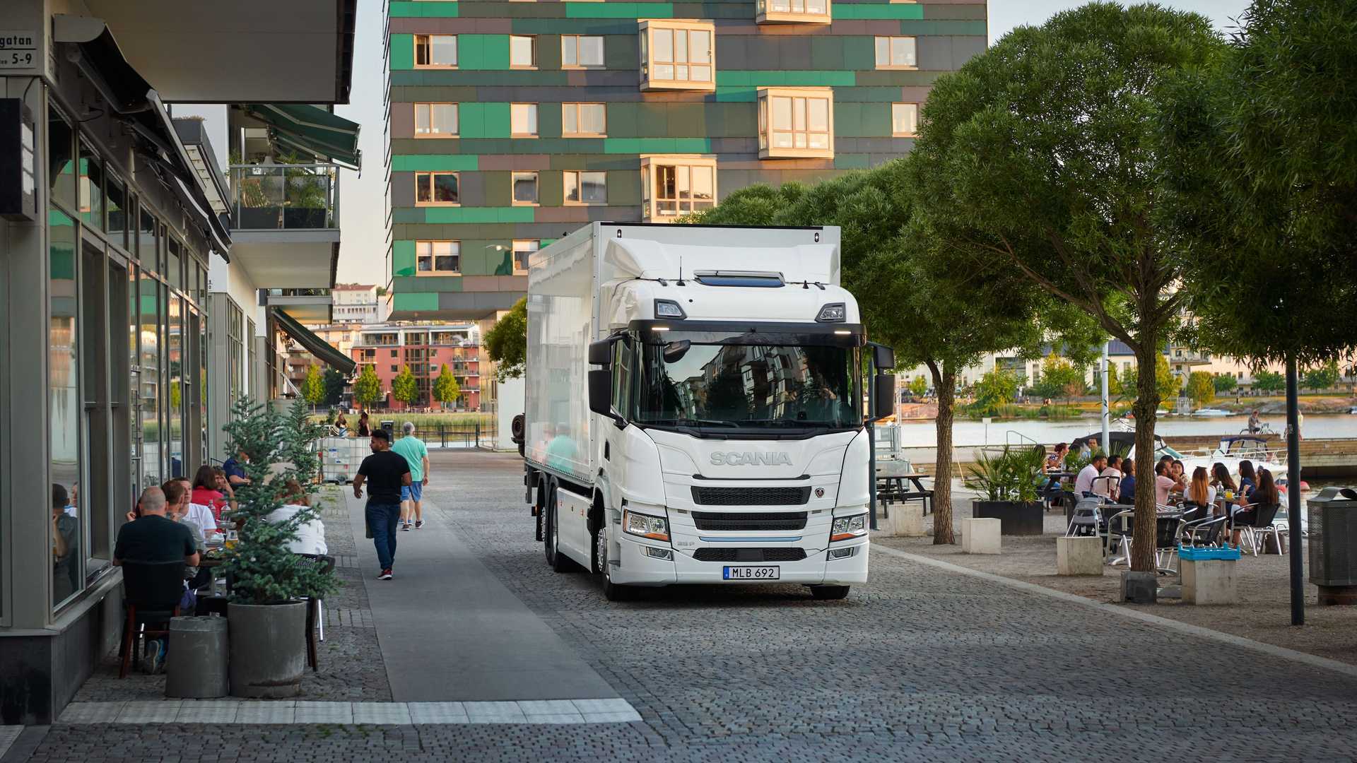 Scania Introduces Its First Commercial Plug-In Electric Truck Range