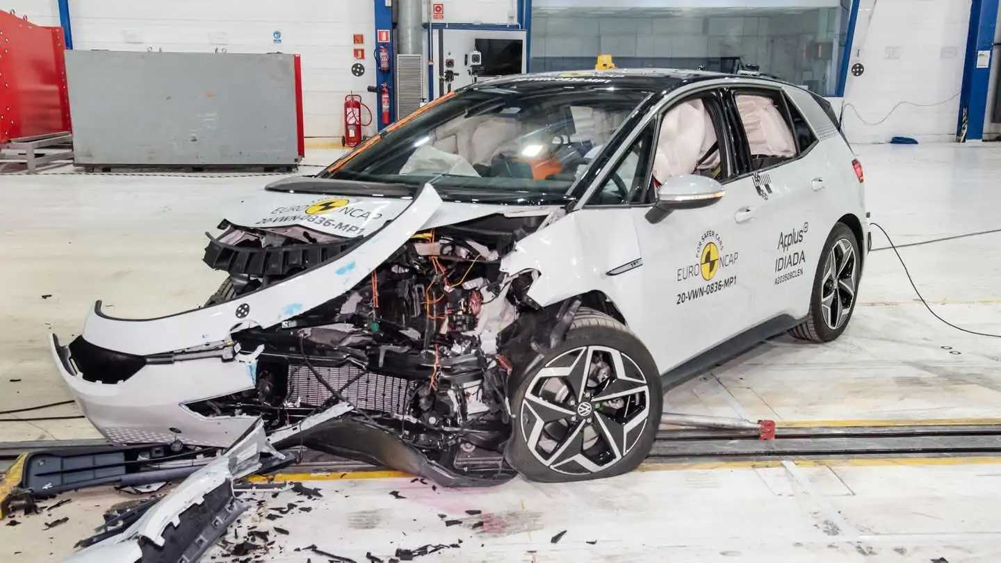 Volkswagen ID.3 tem 5 estrelas em teste de impacto do Euro NCAP
