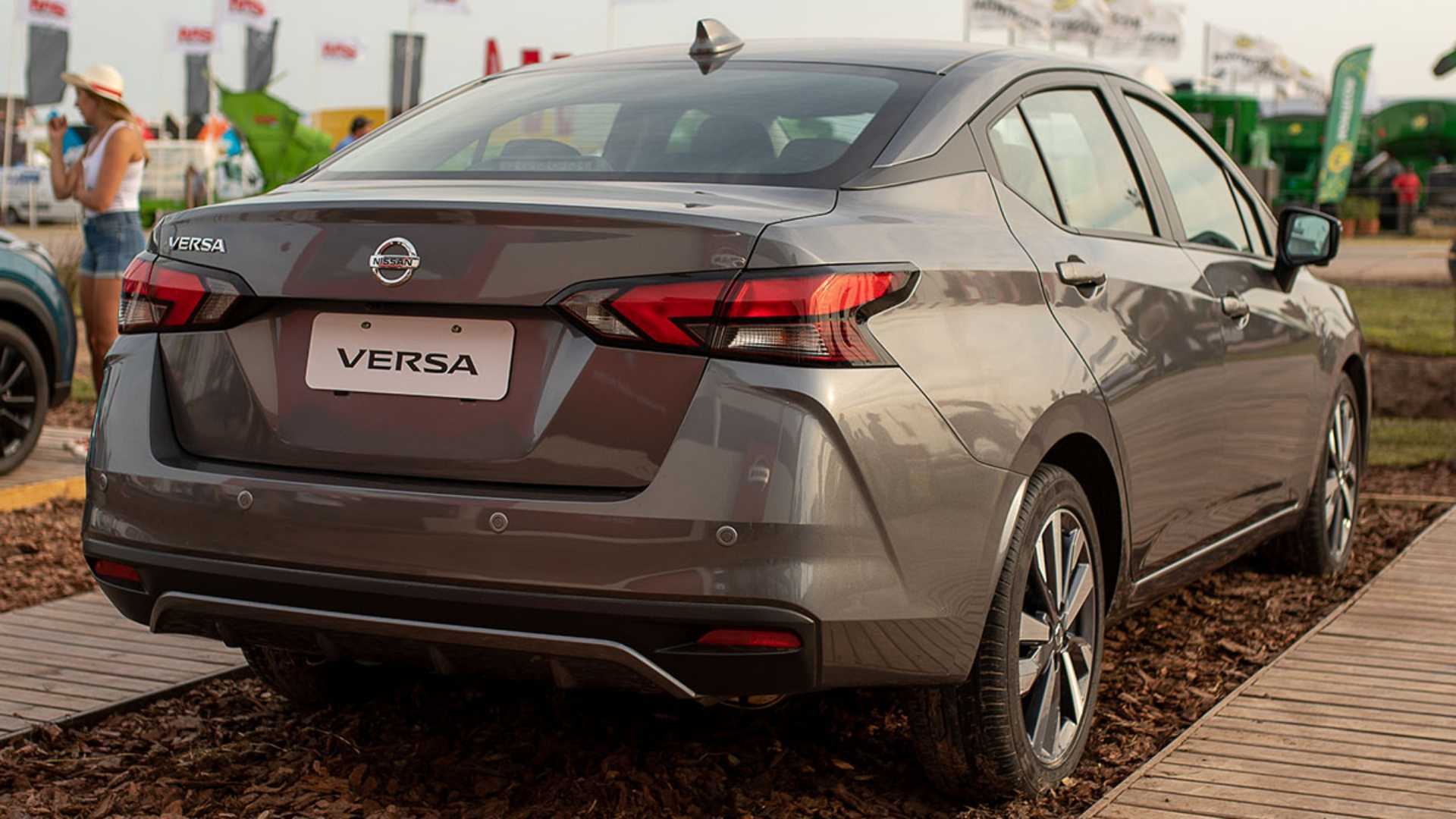 No Brasil em junho, novo Nissan Versa já é apresentado na Argentina