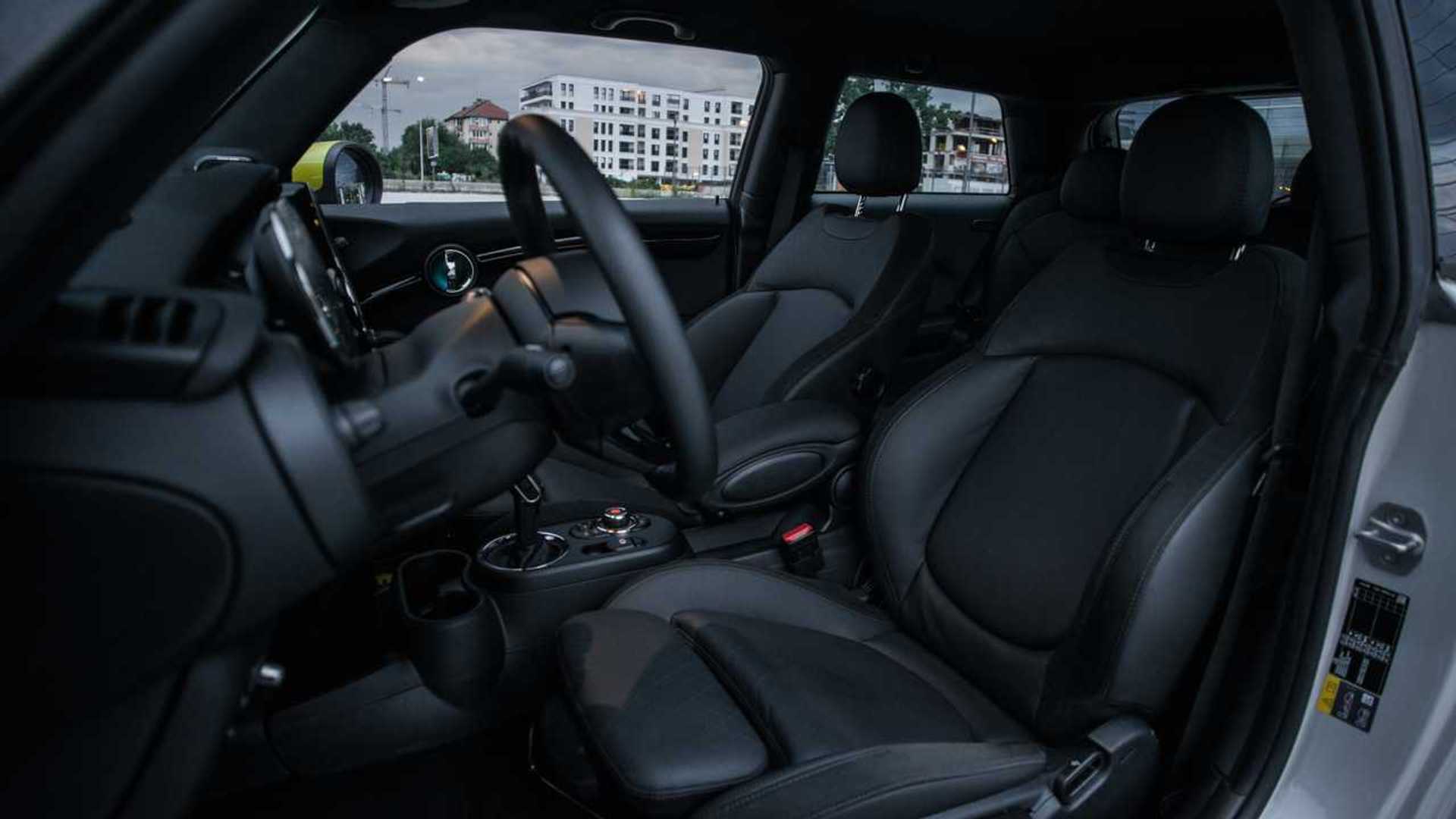 2020 MINI Cooper SE Review: Range Against The Machine