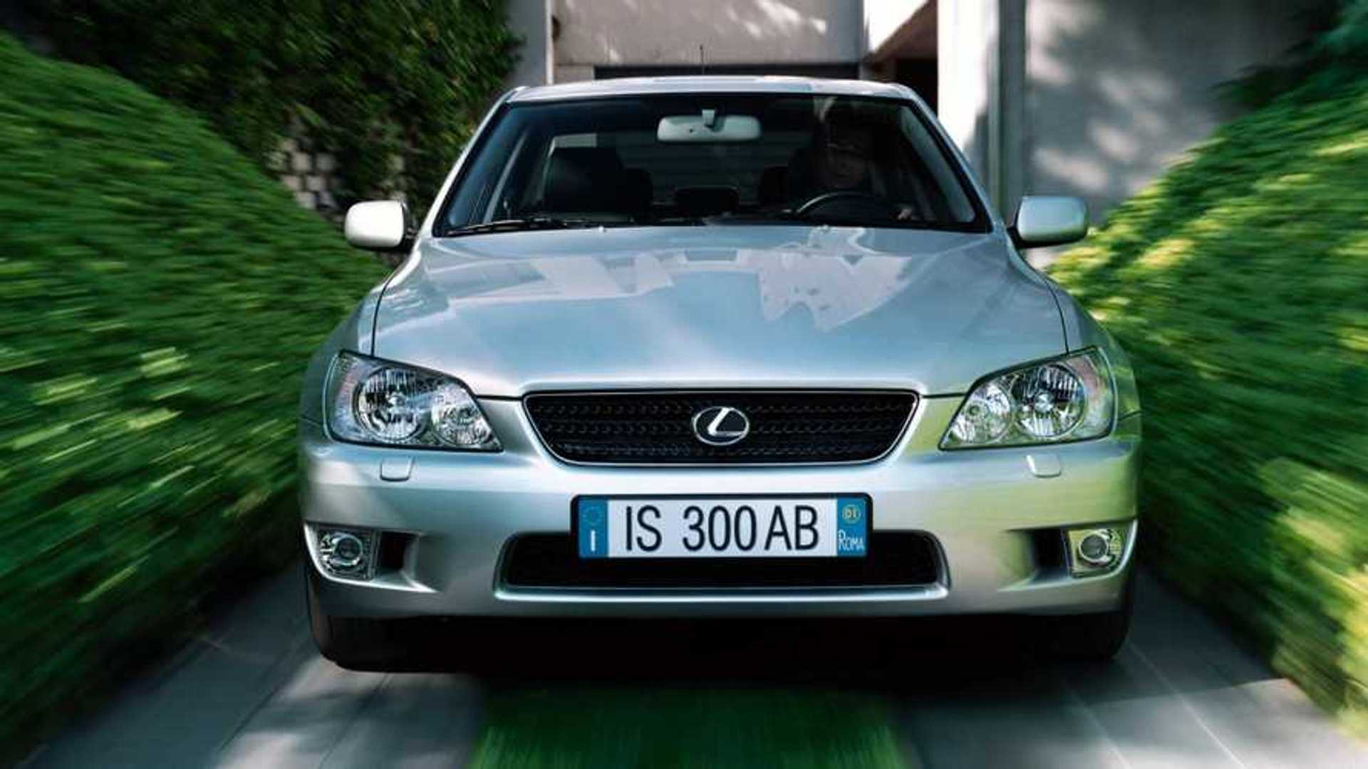 Lexus, 30 anni di innovazione tecnologica