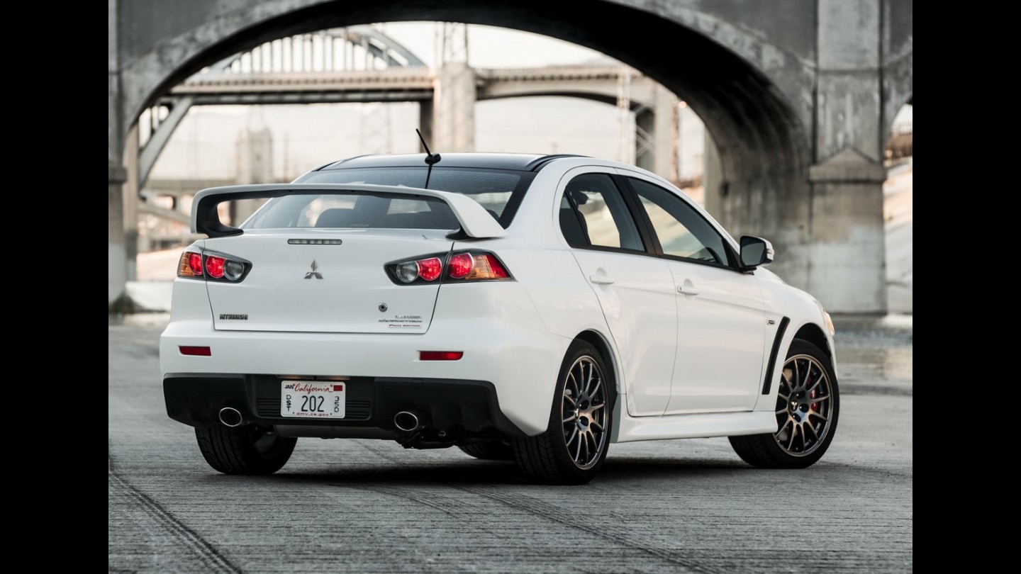 Mitsubishi Lancer Evo Final Edition teve a última unidade leiloada por ...