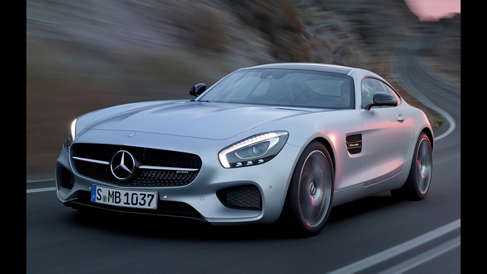 mercedes-amg-gt-chega-ao-brasil-em-maio-com-pre-os-a-partir-de-r-800-mil