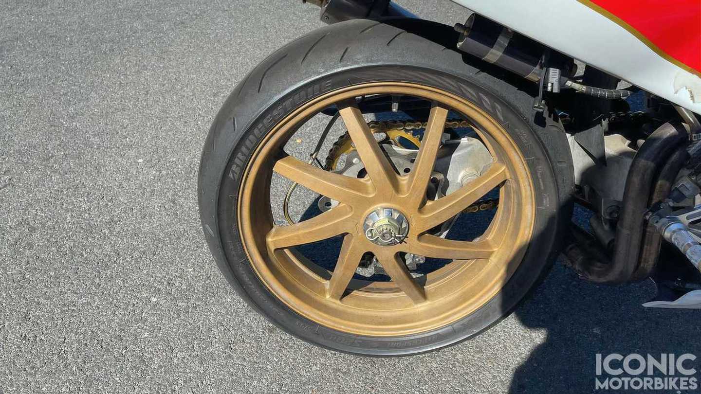 Someone Please Buy This 1990 Honda NC30 VFR400R Because It's Awesome