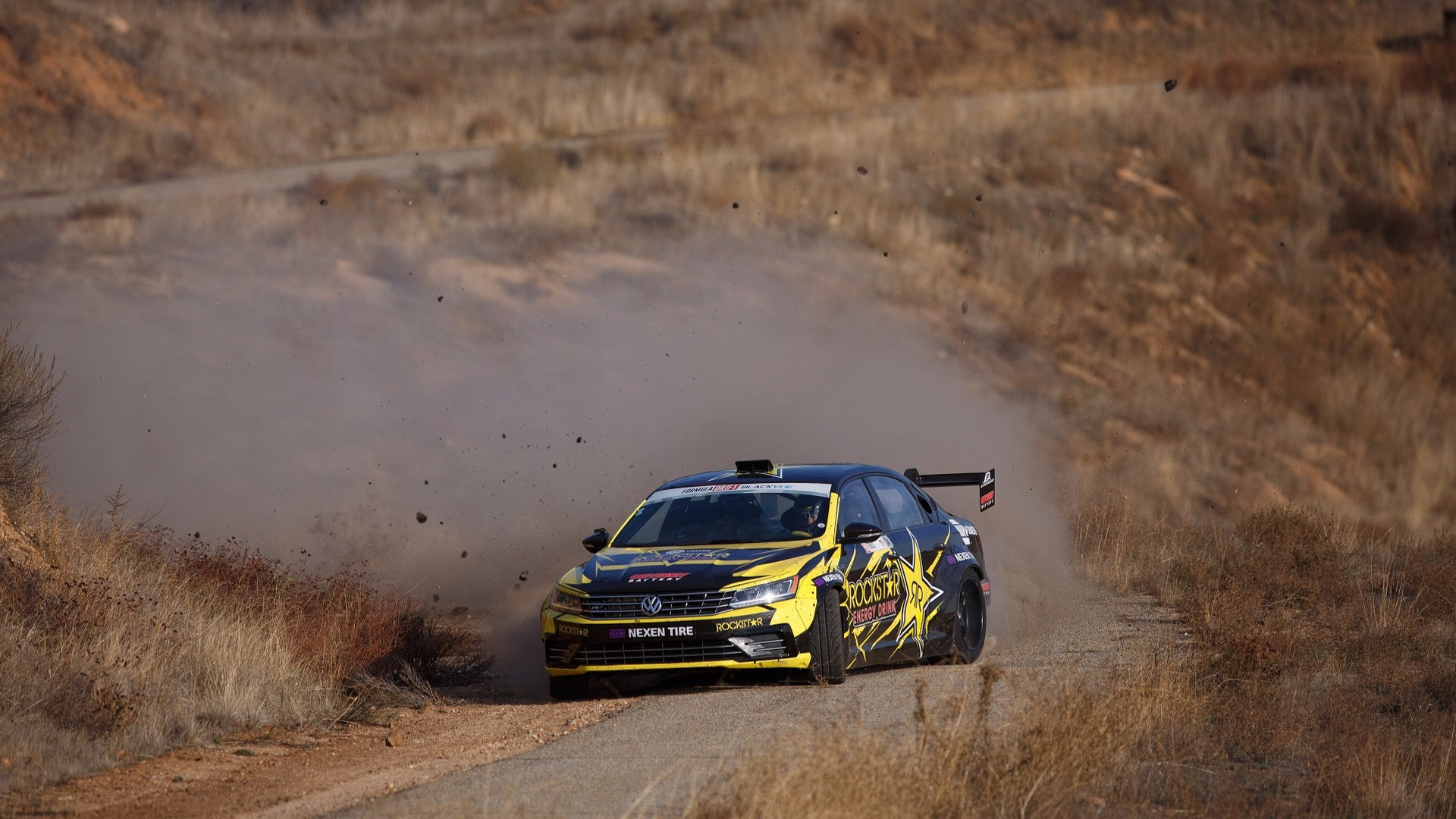 VIDÉO - Tanner Foust part en Rallycross... sur route ouverte