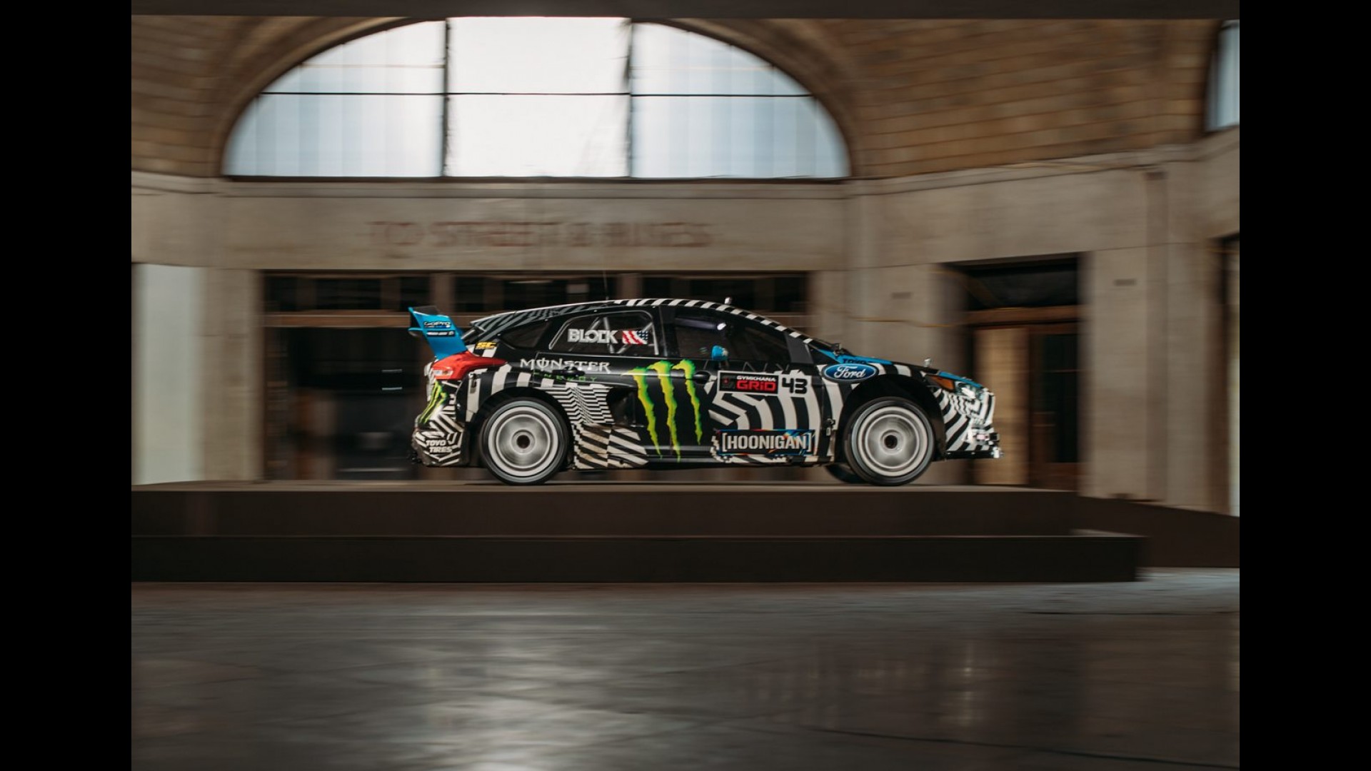 Gymkhana 9: Ken Block está de volta com seu Focus RS RX de 608 cv - vídeo