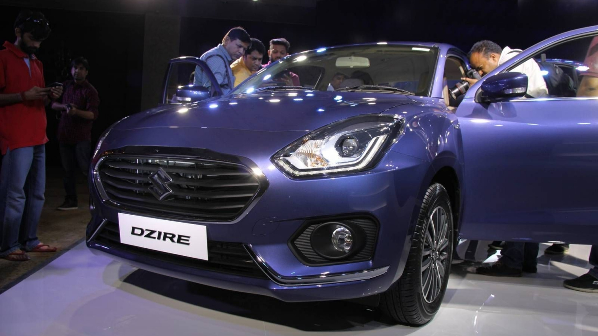 Suzuki Dzire 2018 é a versão sedã do novo Swift