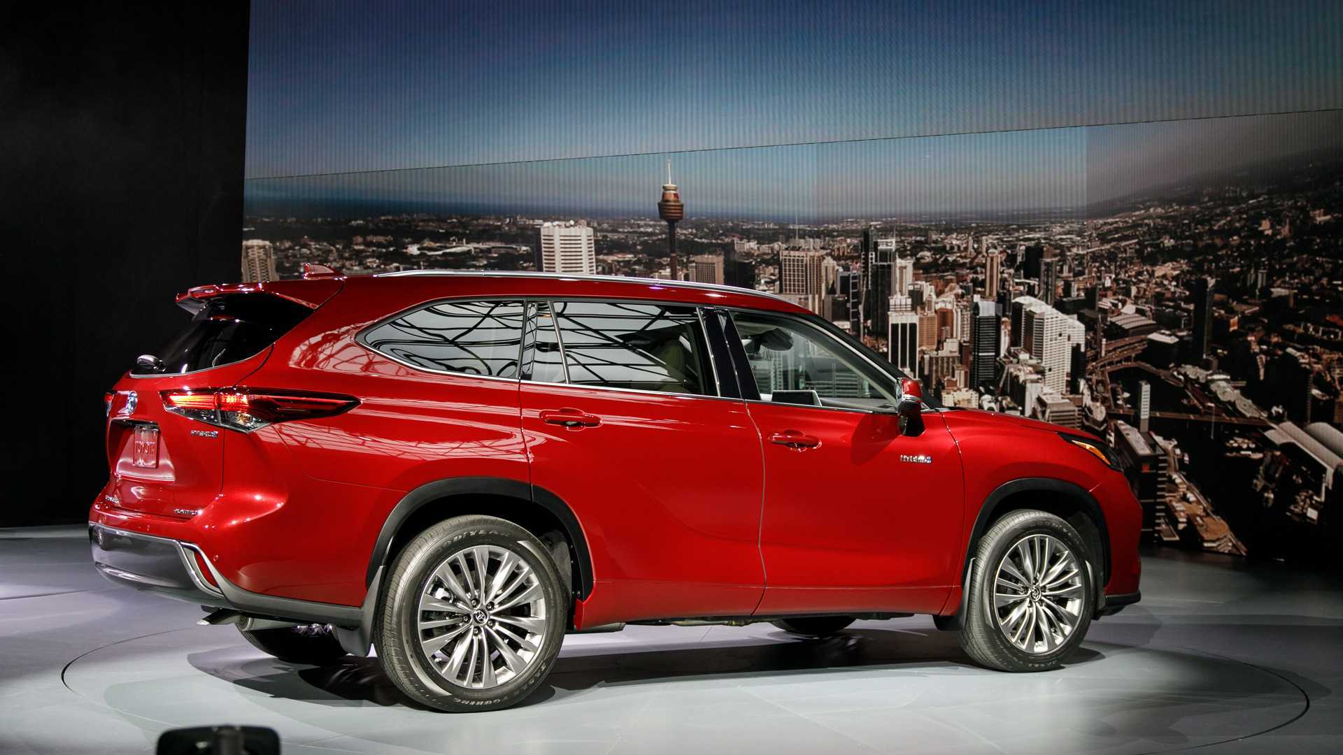 Toyota (Grand) Highlander | Crown Kugler (CN/JP) | AutoWeek