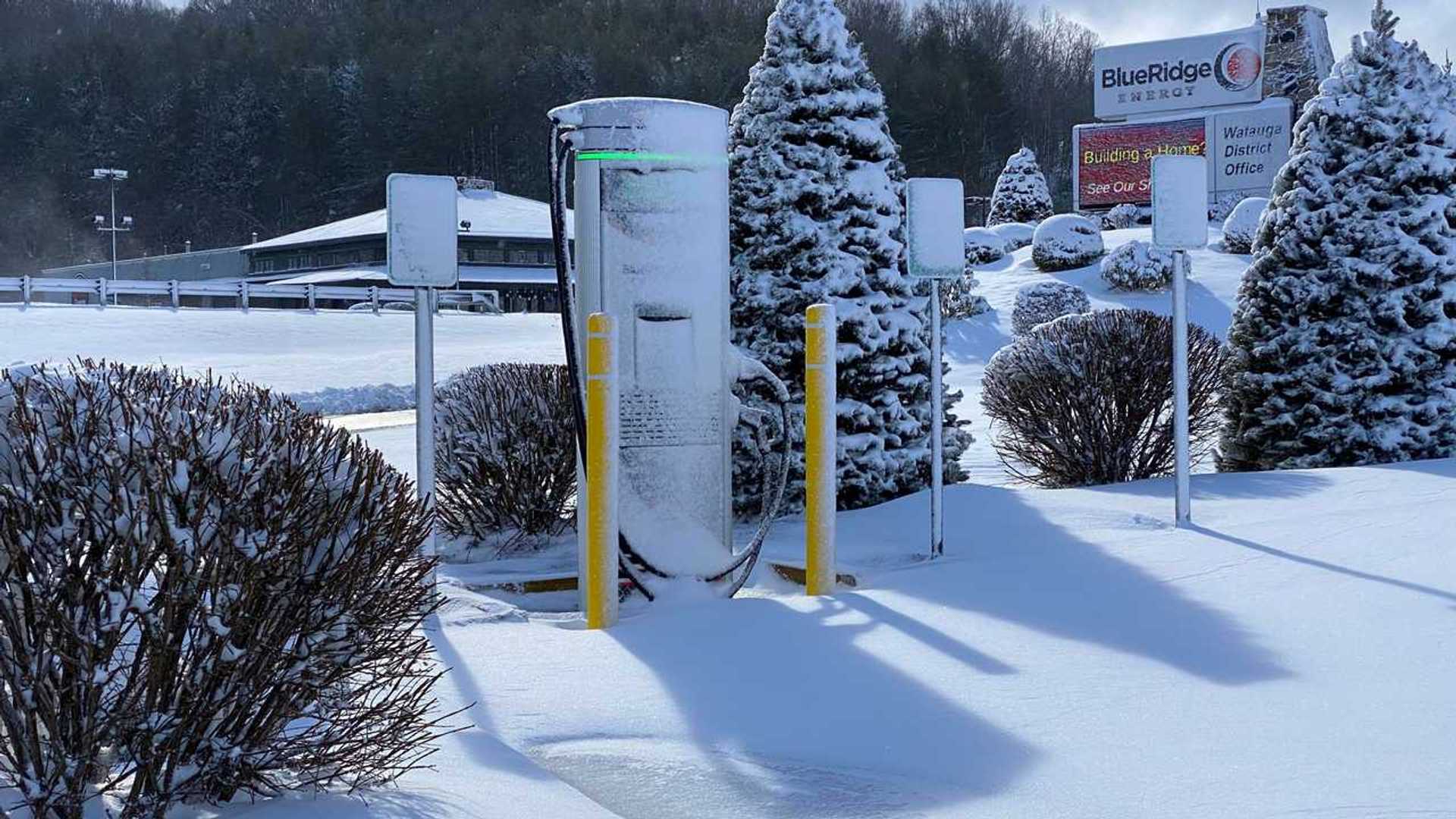 Here's How The Ford Mustang Mach-E Performs In The Snow