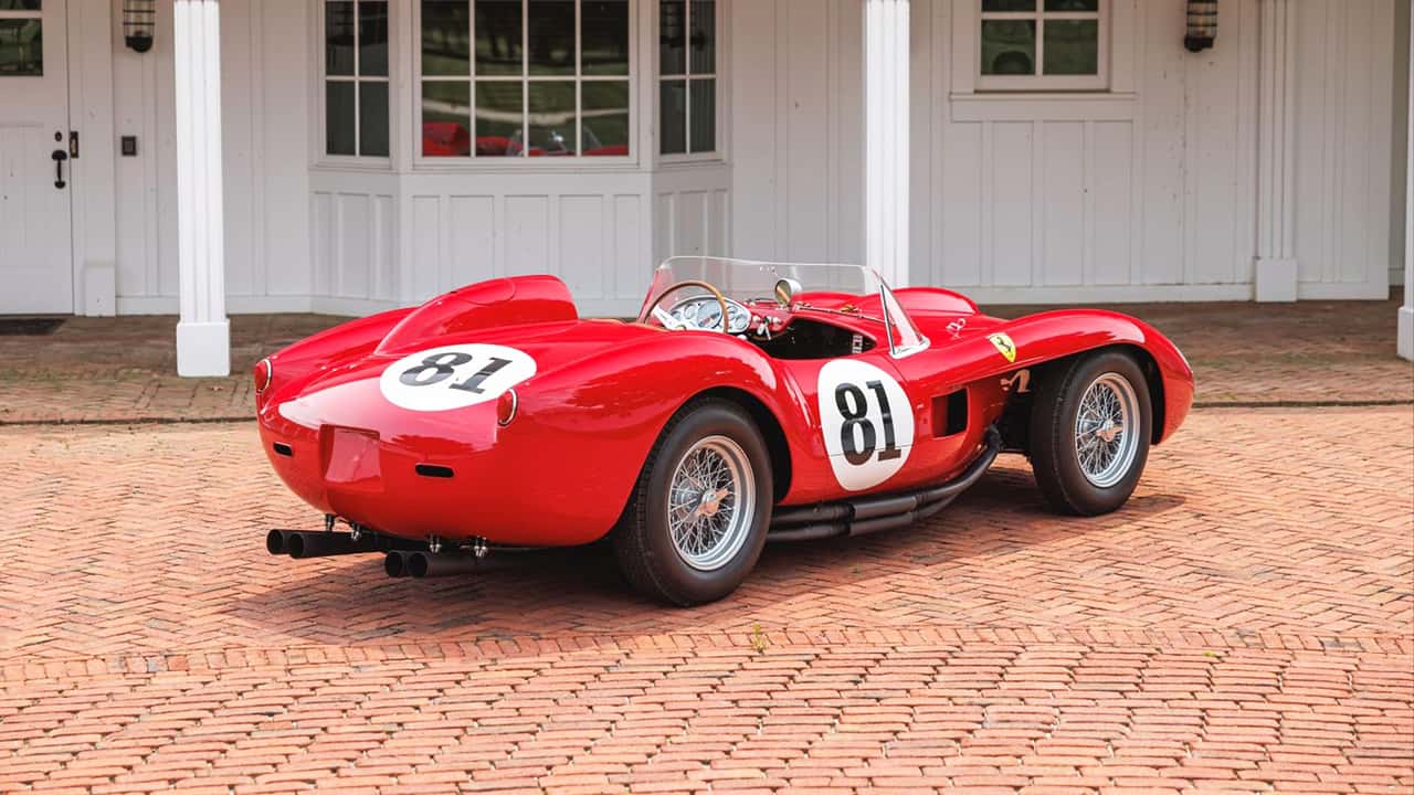 Este magnífico Ferrari 250 Testa Rossa busca nuevo hogar
