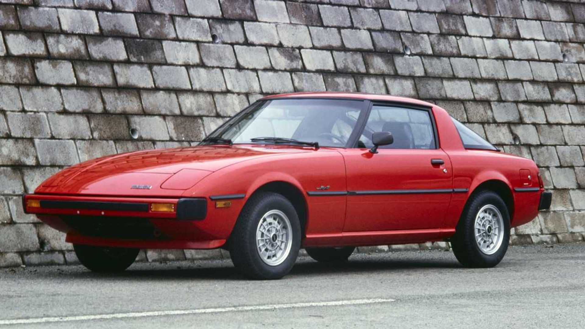 Mazda RX-7, da scommessa a icona (anche) grazie al Wankel