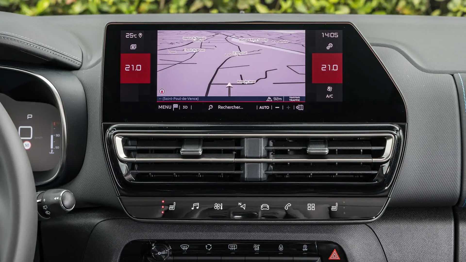 Citroen C5 Aircross: interni, bagagliaio, consumi, come va,