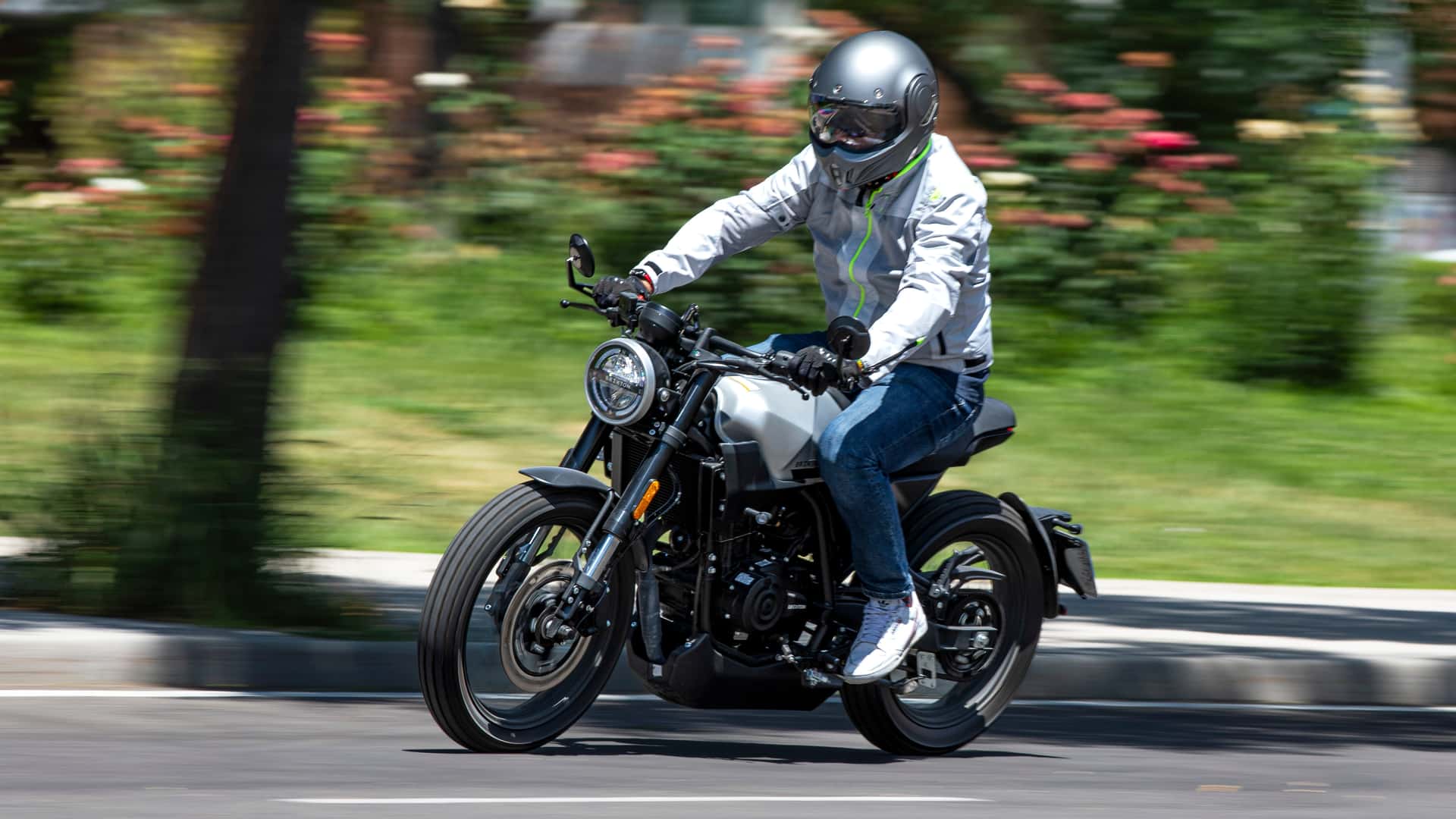 Prueba Brixton Crossfire 125: una moto urbana (y neo retro) diferente