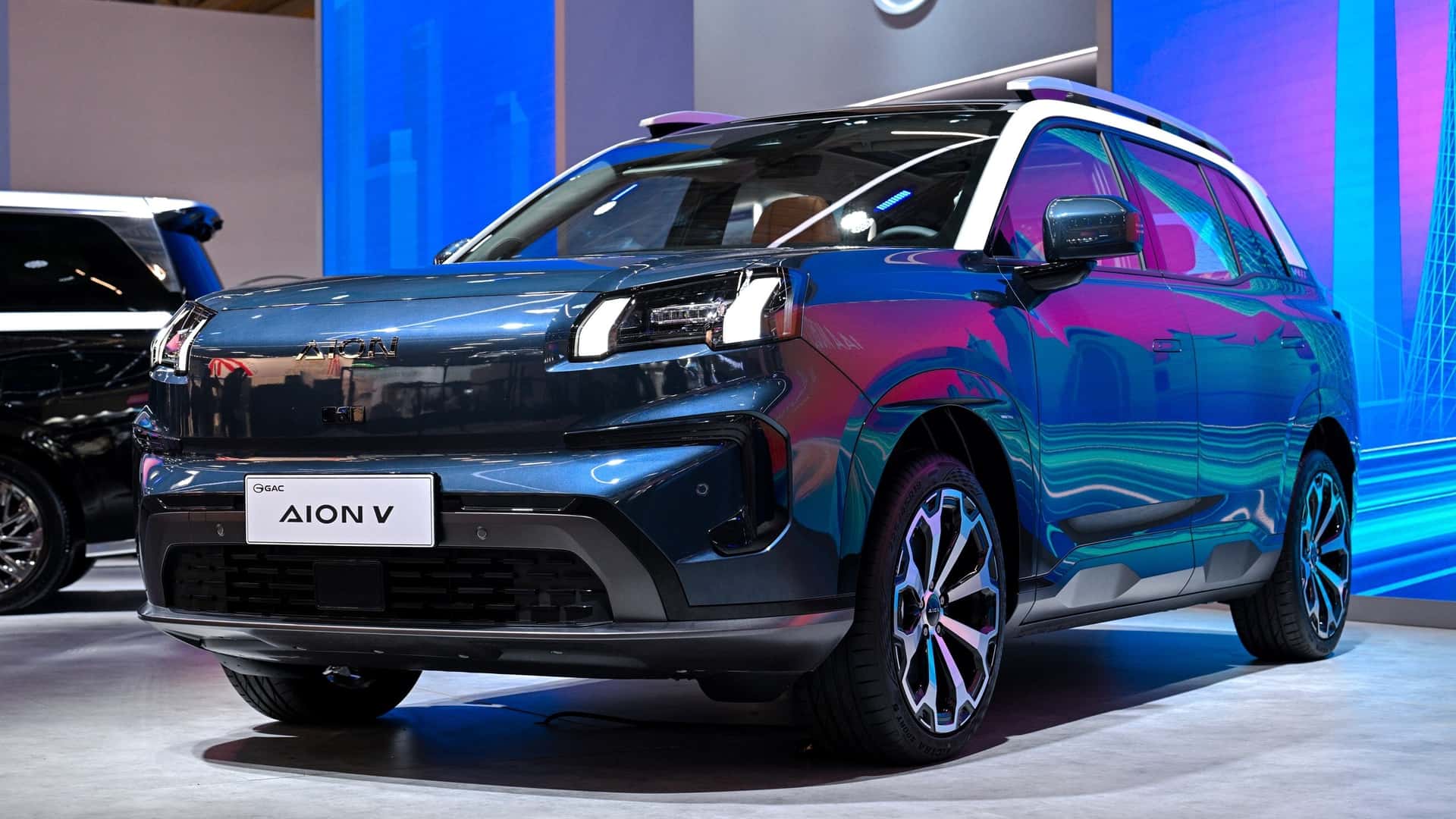 GAC Aion V tem 5 estrelas no Euro NCAP enquanto cresce no Brasil