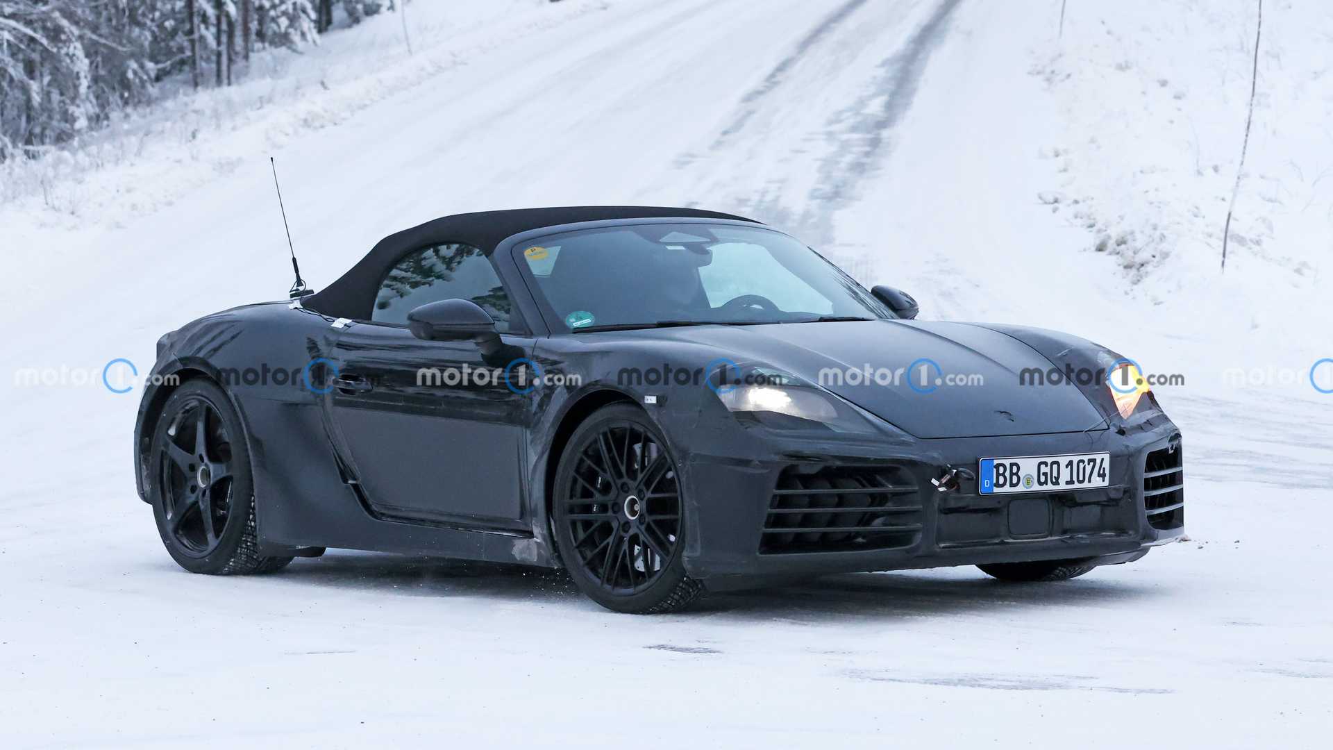 Porsche 718 Boxster EV bu kez kış testlerinde görüldü