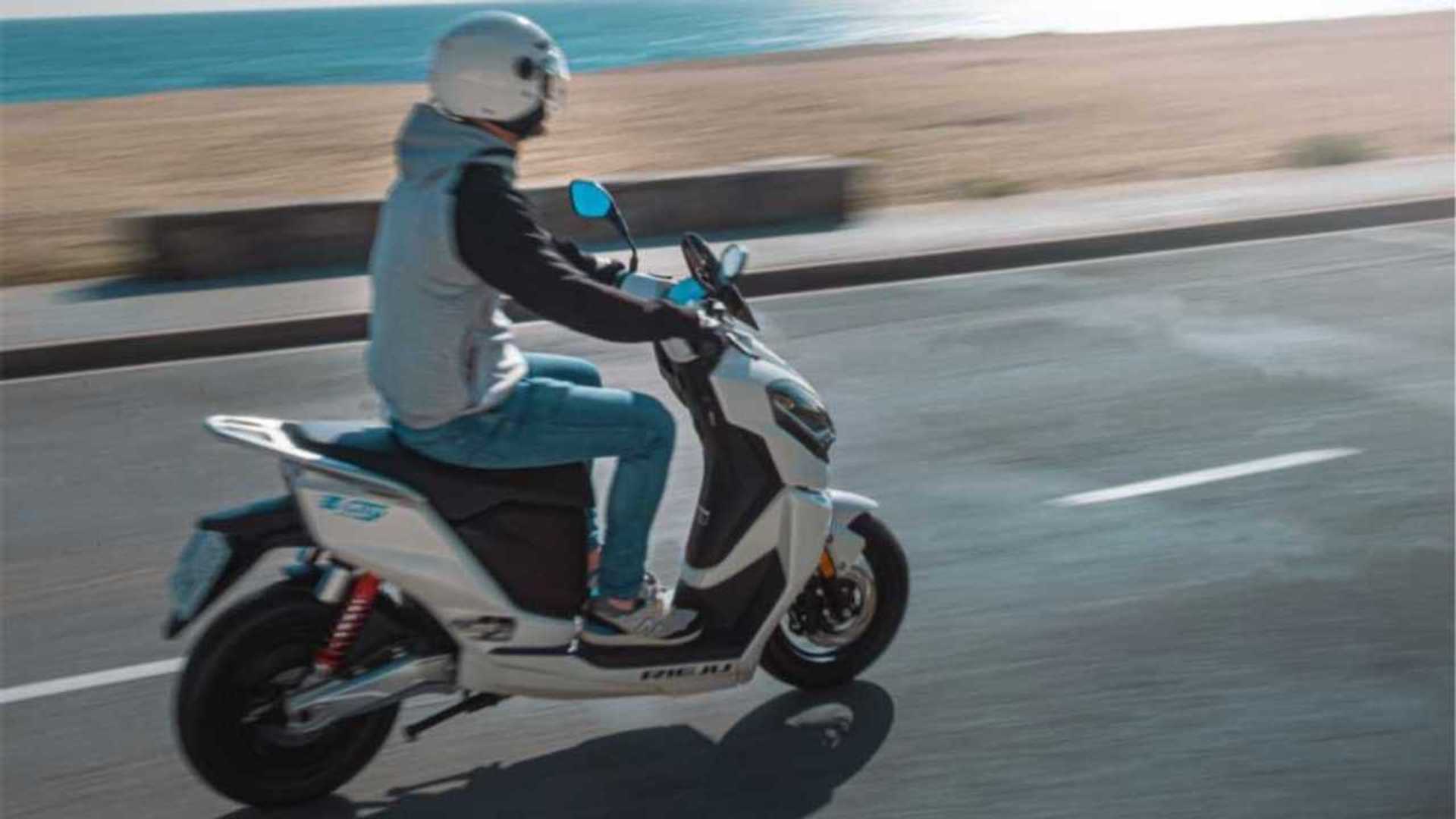 Spanish Motorcycle Maker Rieju Introduces E-City Electric Scooter