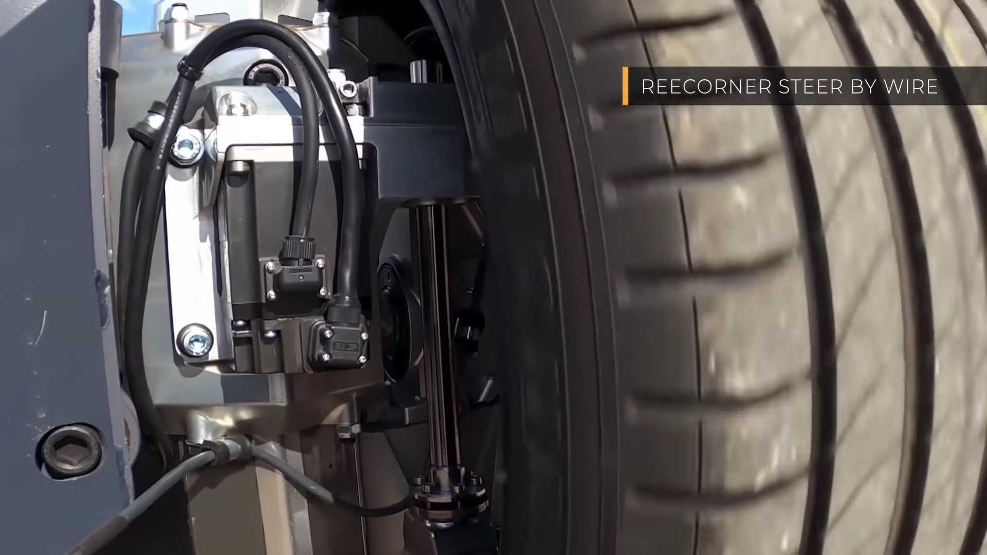 REE Presents Its Three Electric Platforms Moving Around A Track