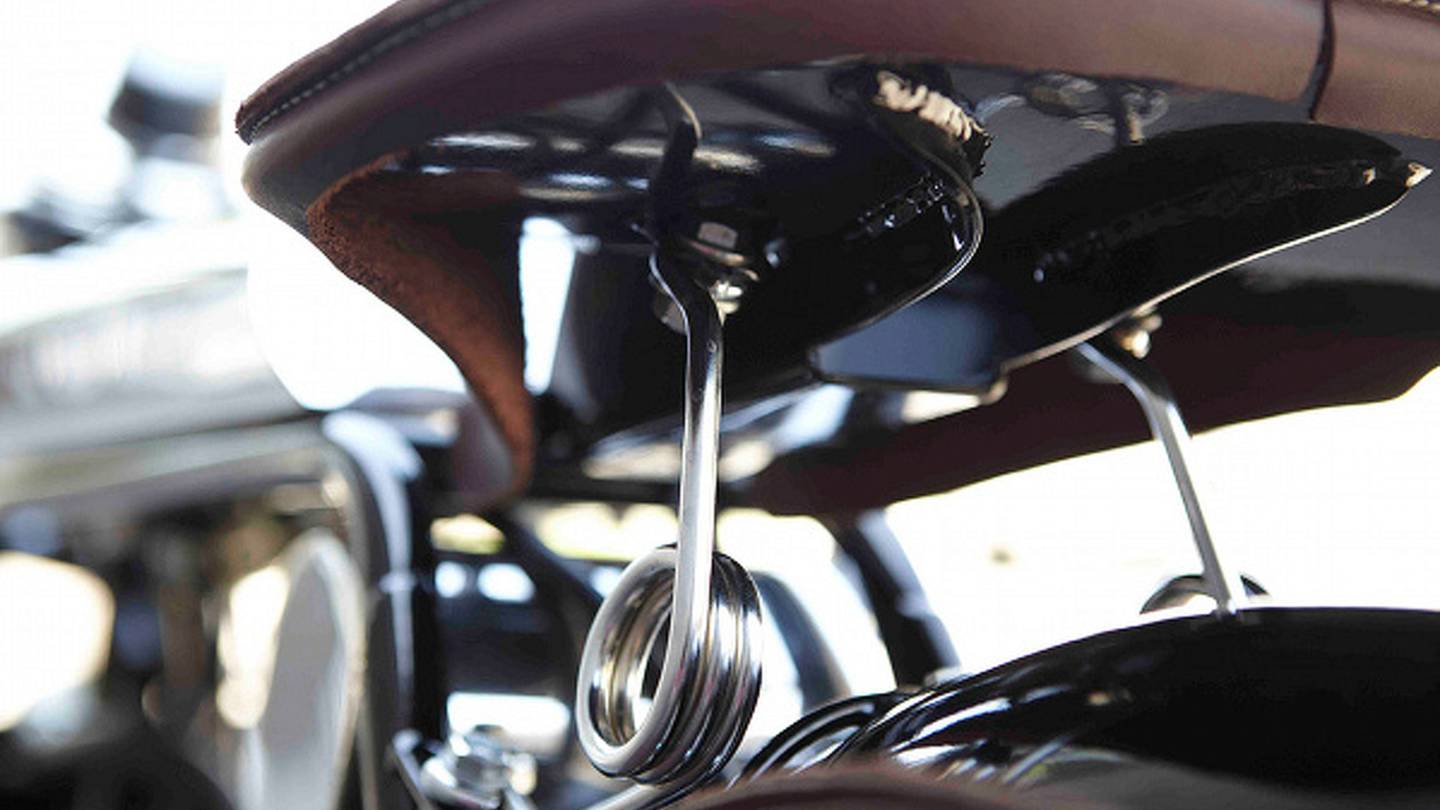 Janus Halcyon: a 1920s style 50cc two-stroke