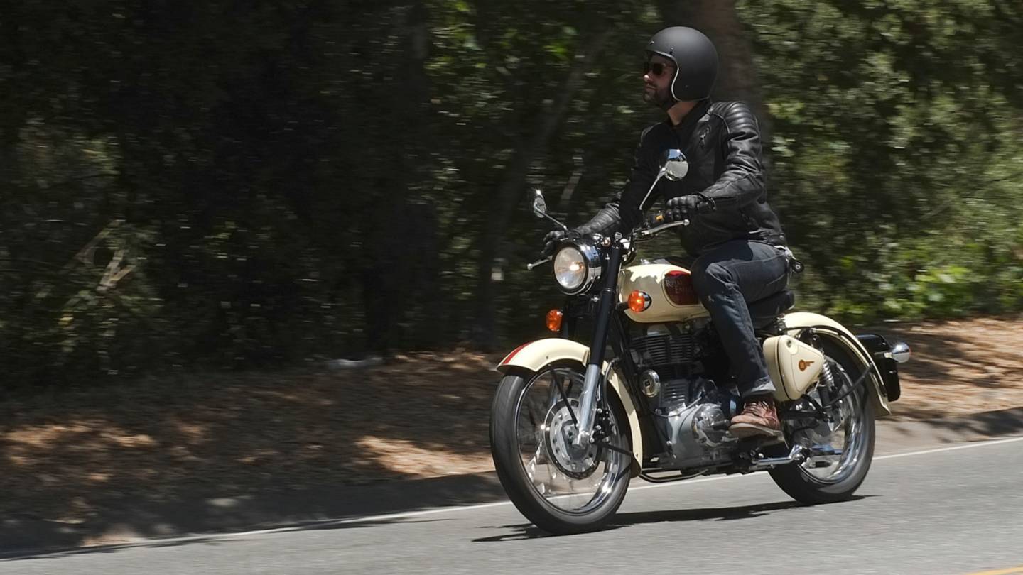 First Ride - Royal Enfield Classic 500