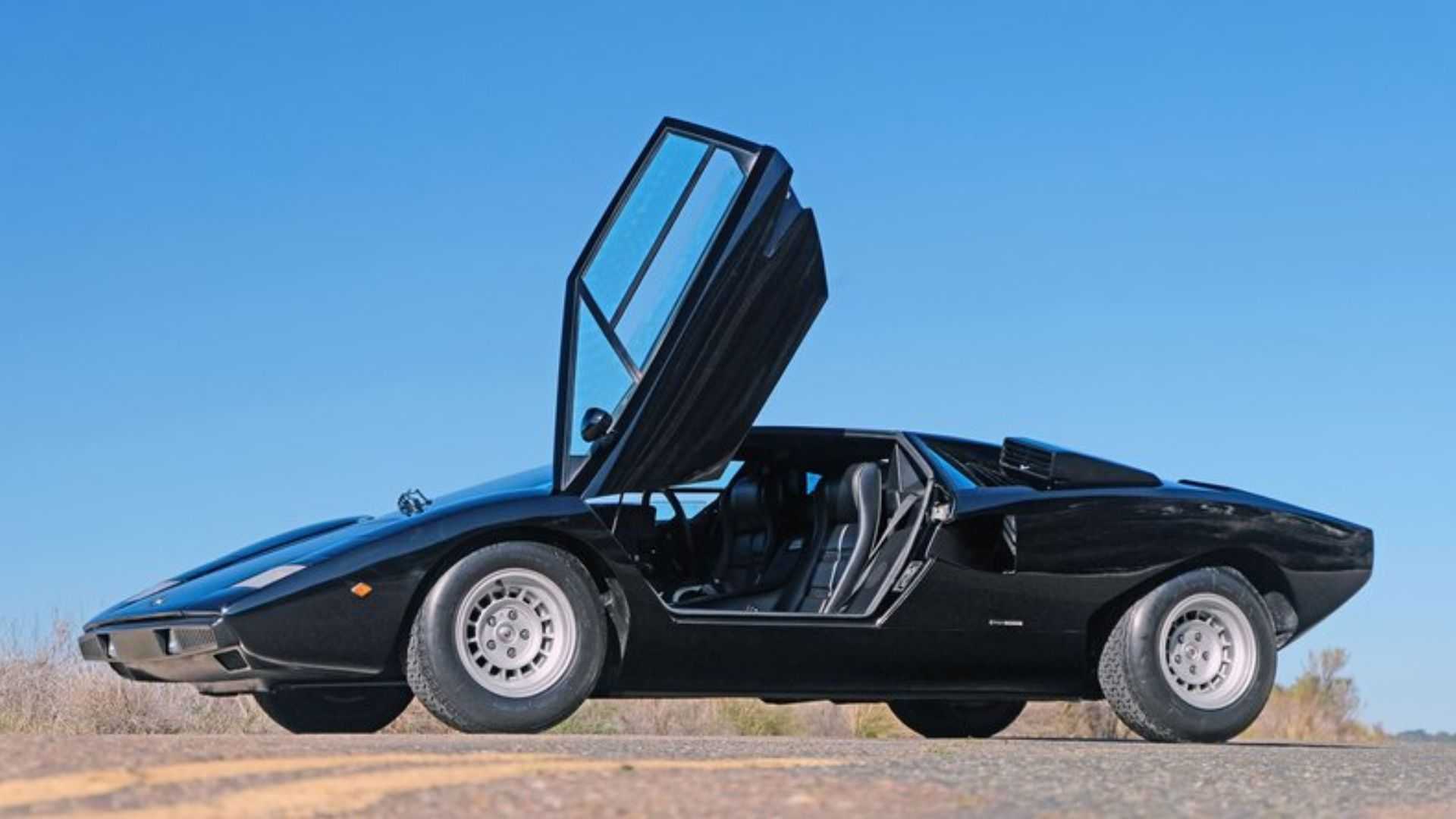Live Out Loud With A 1976 Lamborghini Countach LP400 Periscopio | Motorious