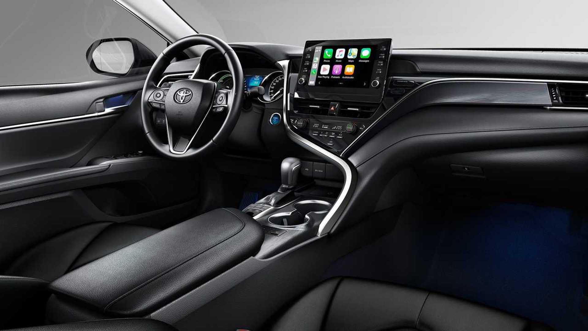 Toyota Camry 2023 volta híbrido ao Brasil e desembarca por R$ 331.790