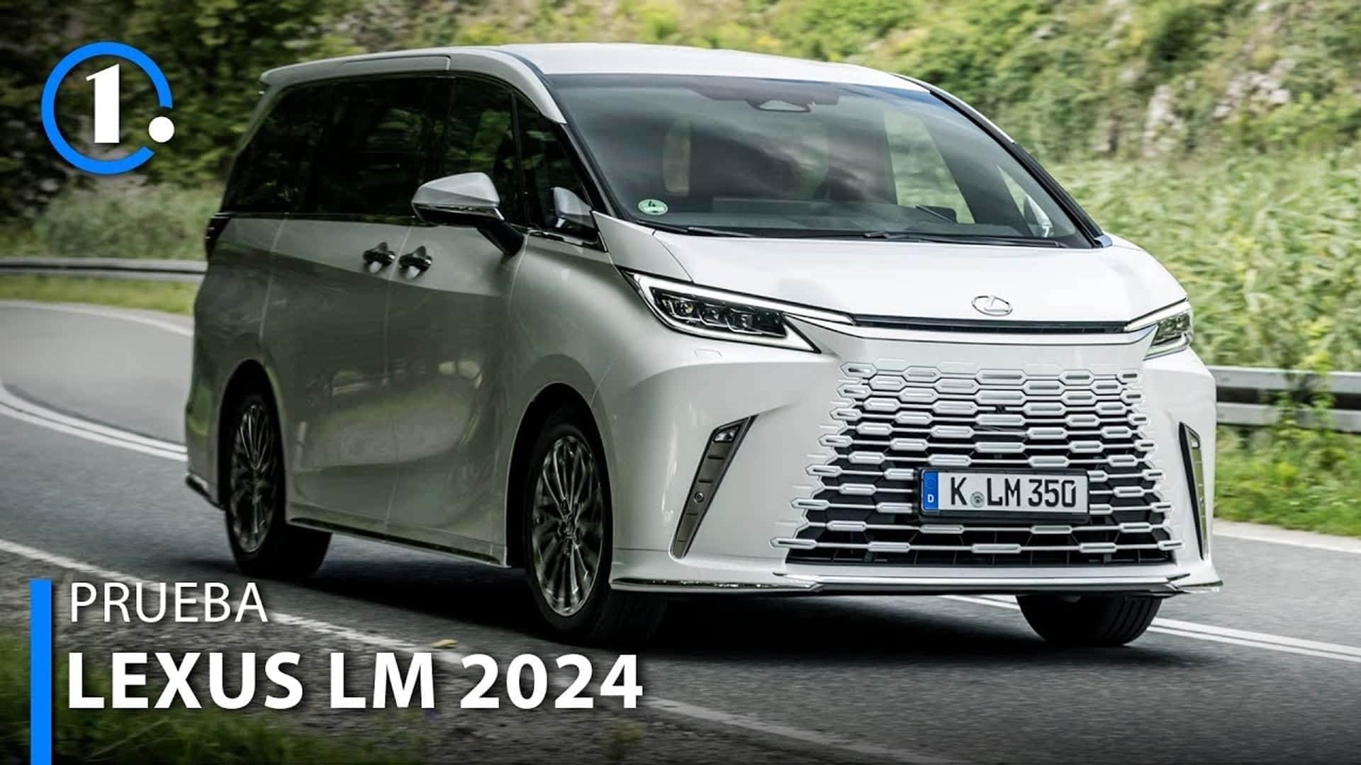 Primera prueba Lexus LM: al volante del monovolumen más lujoso del mercado