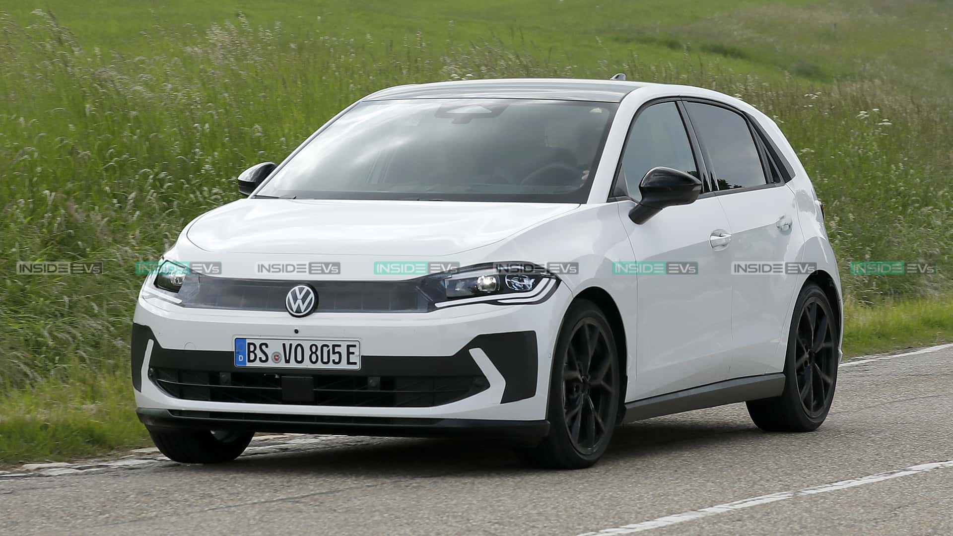 VW ID.2 (2026): Serienversion gut getarnt erwischt