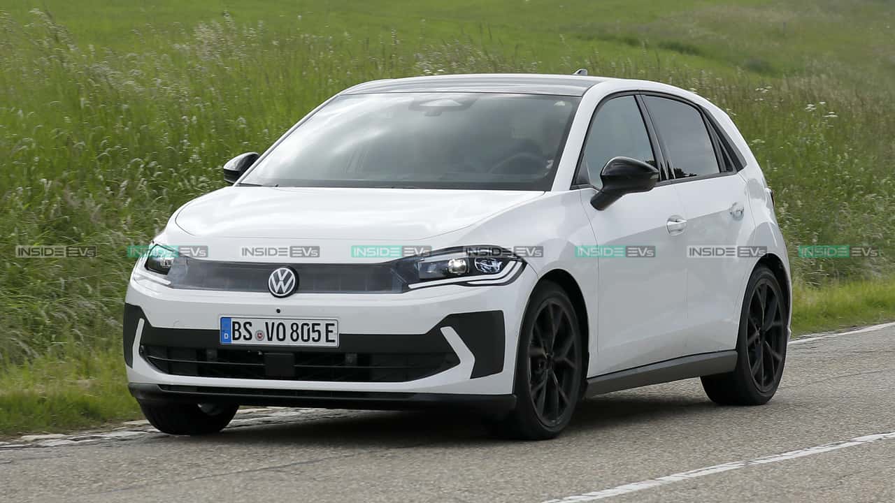 VW ID.2 (2026): Serienversion gut getarnt erwischt