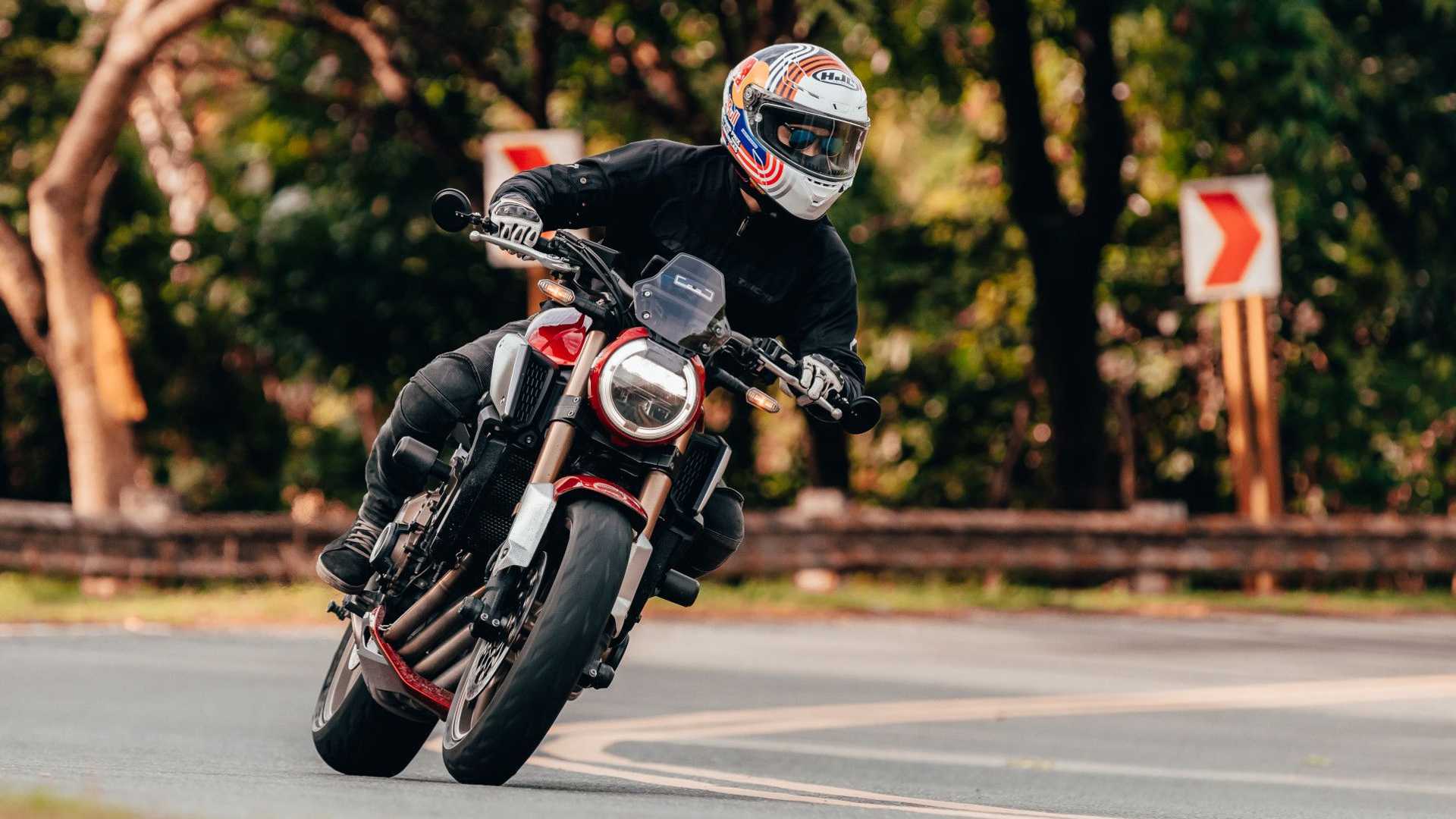 Gear Review: HJC RPHA 1N Red Bull Helmet