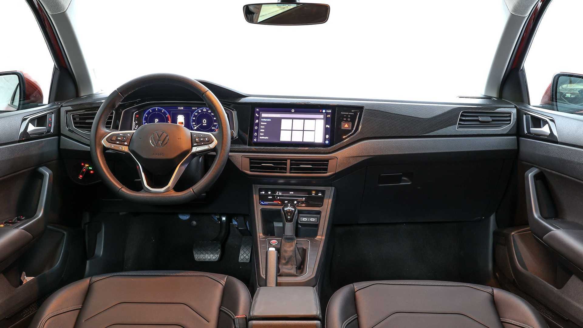 VW Polo Highline 2023: Como anda e quanto consome o hatch renovado?