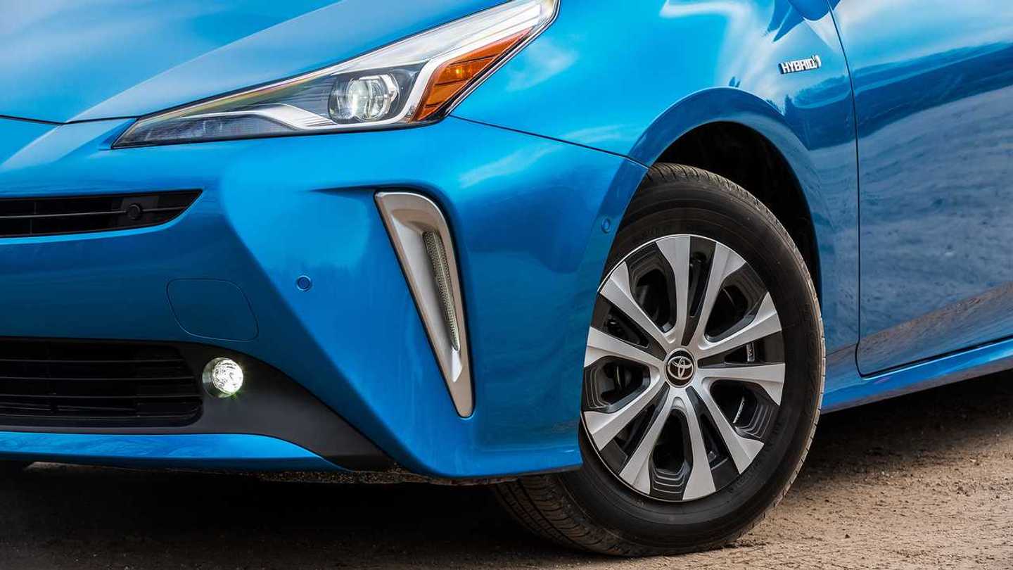 2019 Toyota Prius AWD-e First Drive: Can A Prius Be Fun?