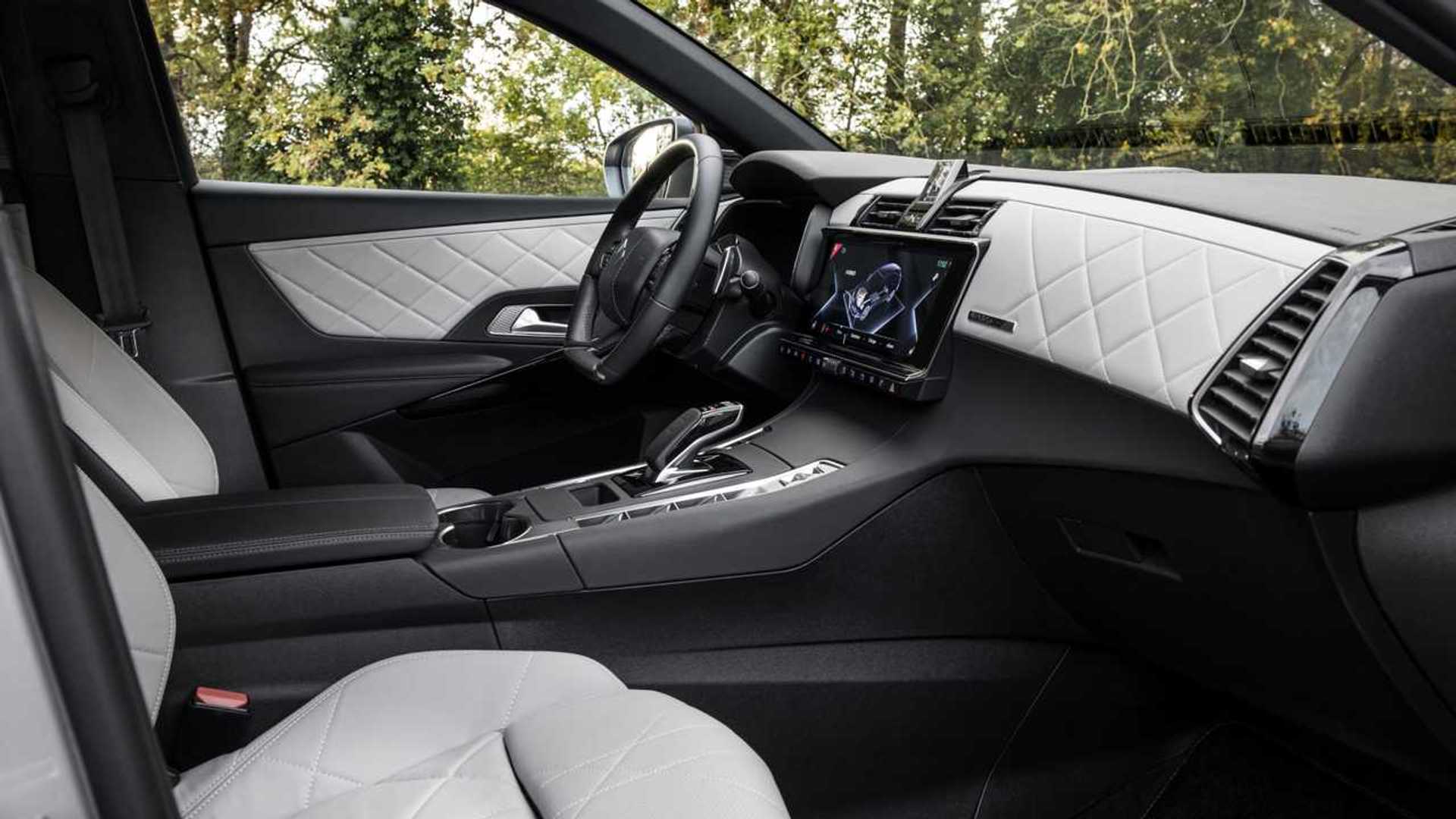 Essai DS 7 Crossback E-Tense - Premier Français du genre