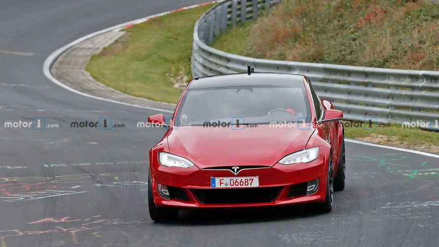 Tesla Model S yeniden Nürburgring'de