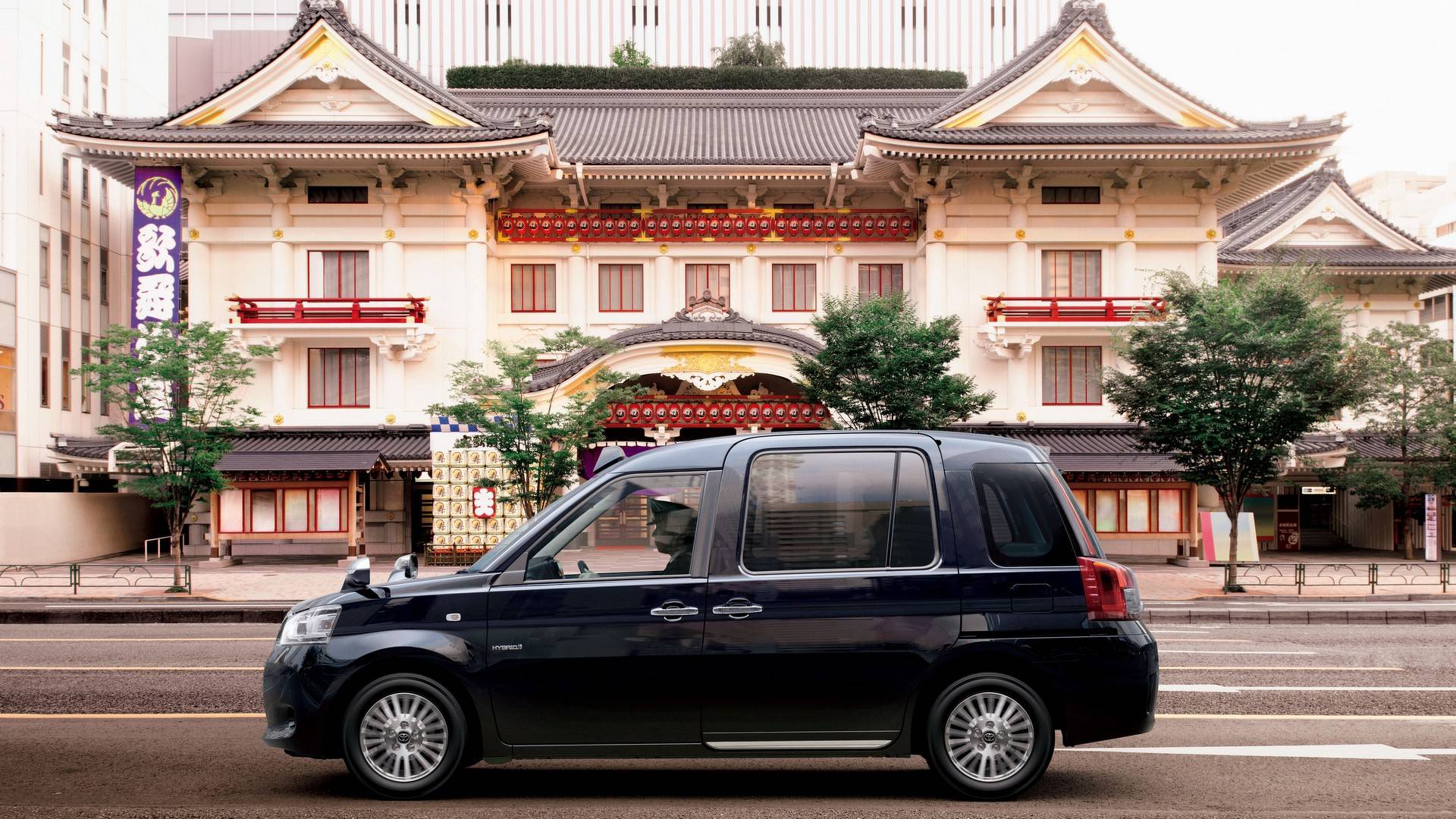 Toyota, Japonya için LPG'li yeni bir taksi tanıttı