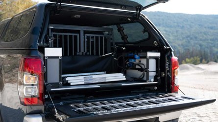 Mitsubishi L200 (2021) für Hundebesitzer: Zubehör für Vierbeiner