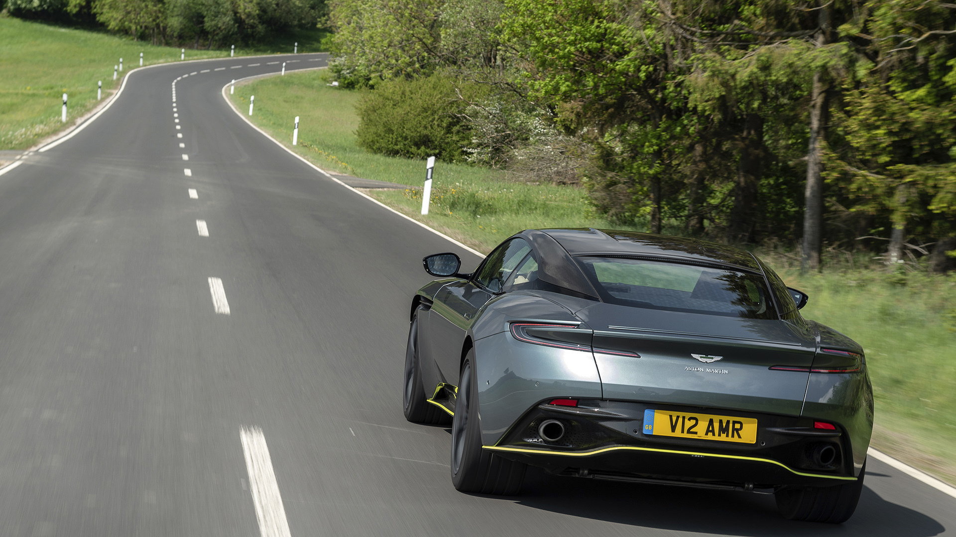 Aston Martin DB11 AMR, 639 CV che fanno impressione