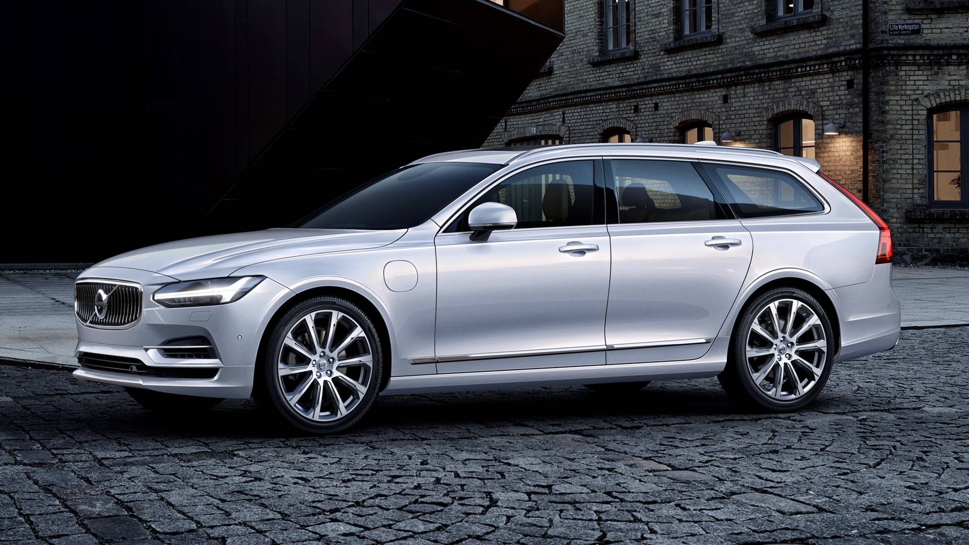 Volvo V90 T8 - News, Foto, Video, Listino
