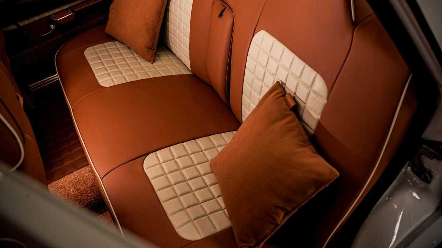 Este es el interior más lujoso jamás visto en un Lada