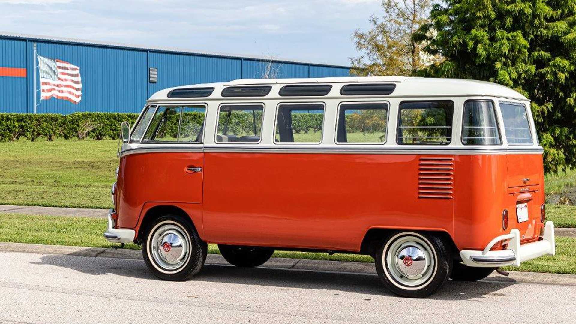 Get Blasted To The Past In A 1963 Volkswagen Bus | Motorious
