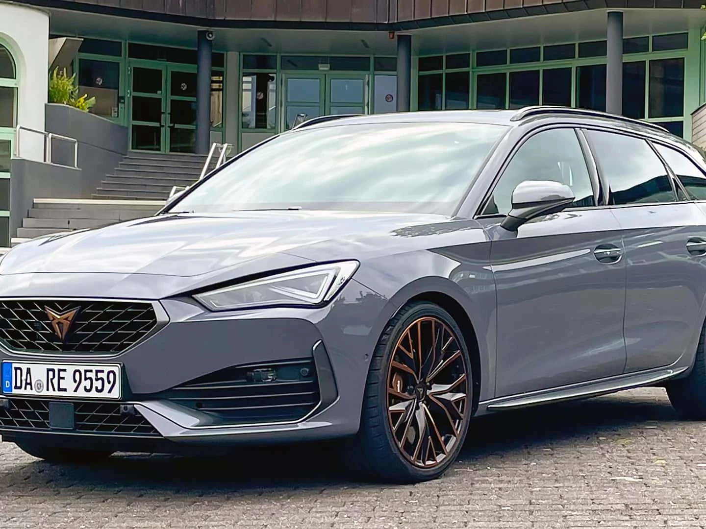 CUPRA Leon Sportstourer Family Sports Car CUPRA, 50% OFF