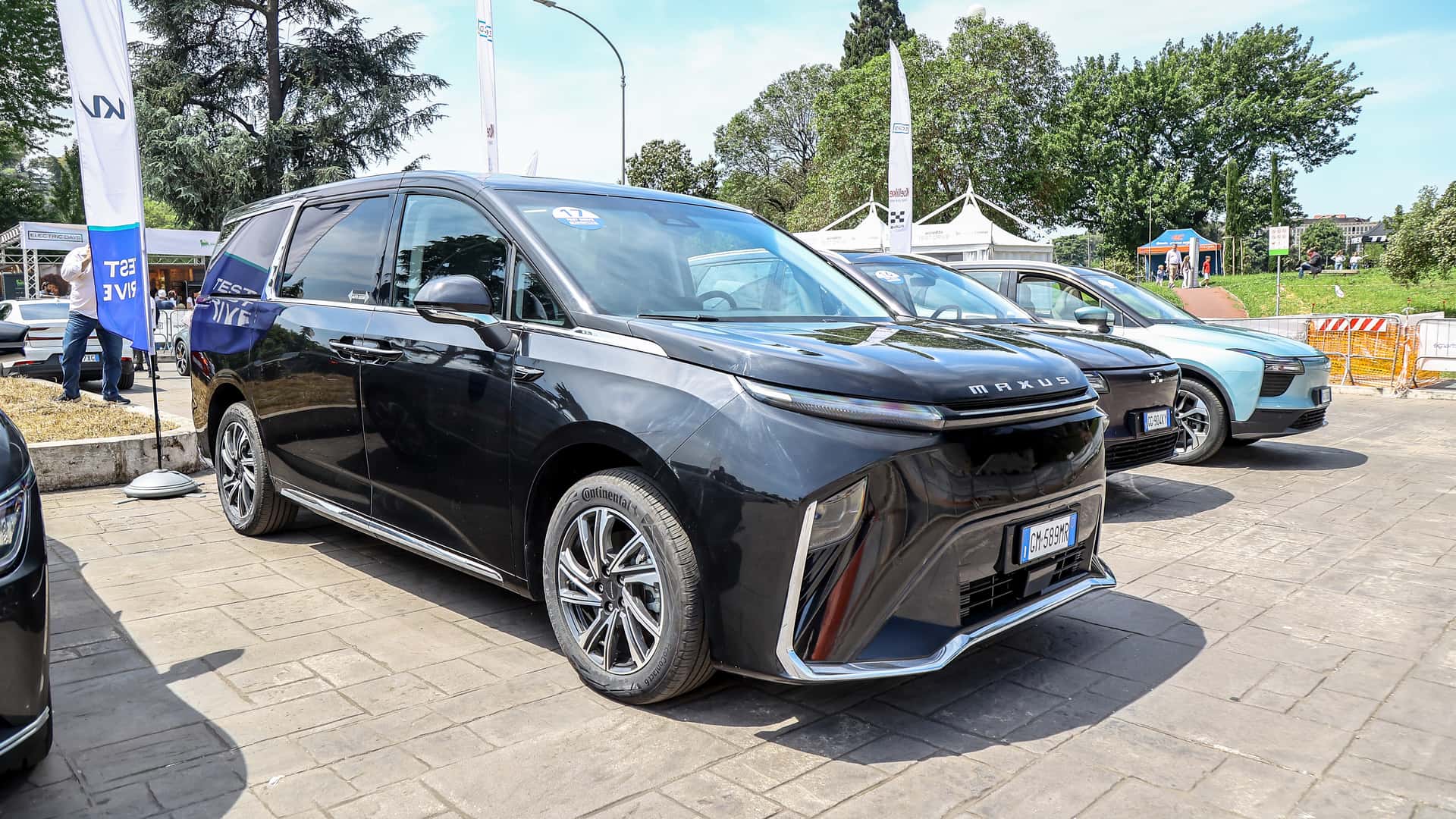 Maxus MIFA 9 agli Electric Days, a bordo del Super Shuttle elettrico