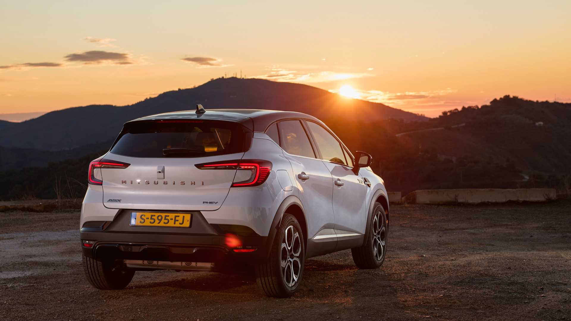 Al volante del Mitsubishi ASX 2023: entregado a la electrificación