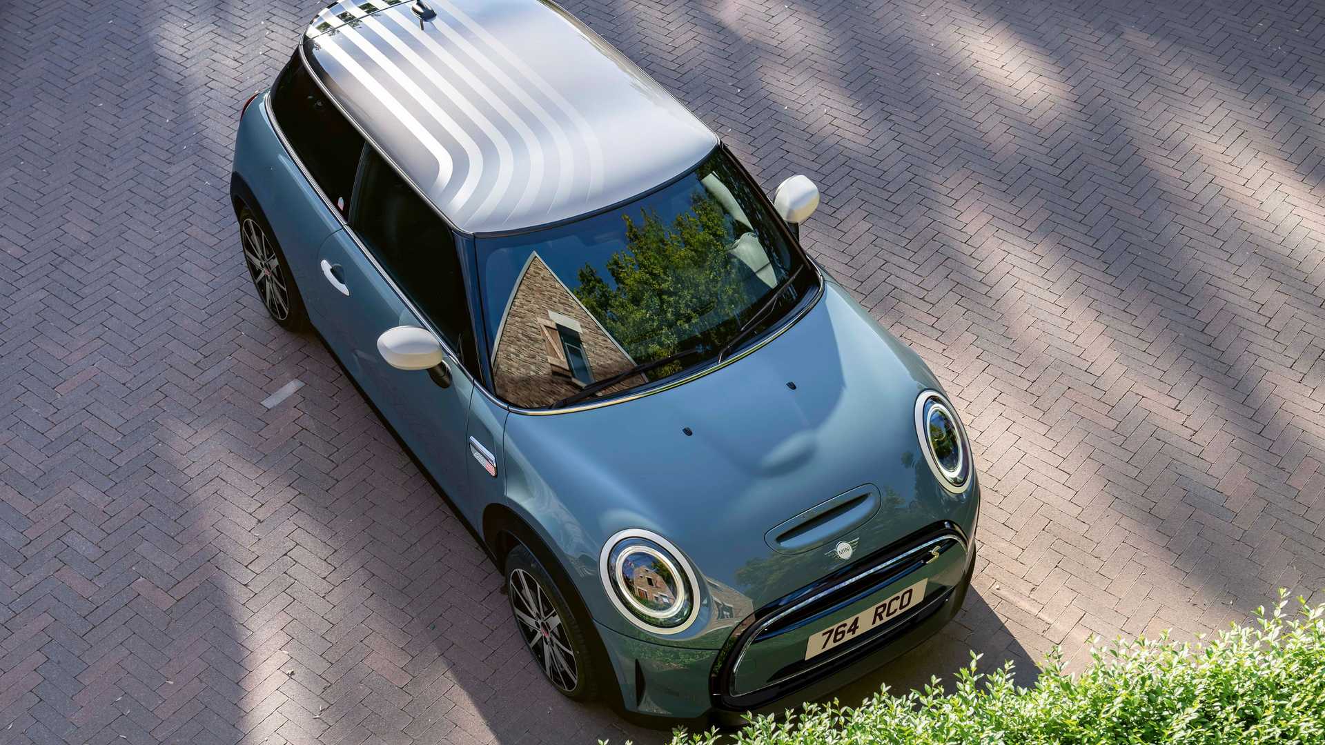 Mini traz série limitada do Cooper elétrico ao Brasil por R$ 296 mil