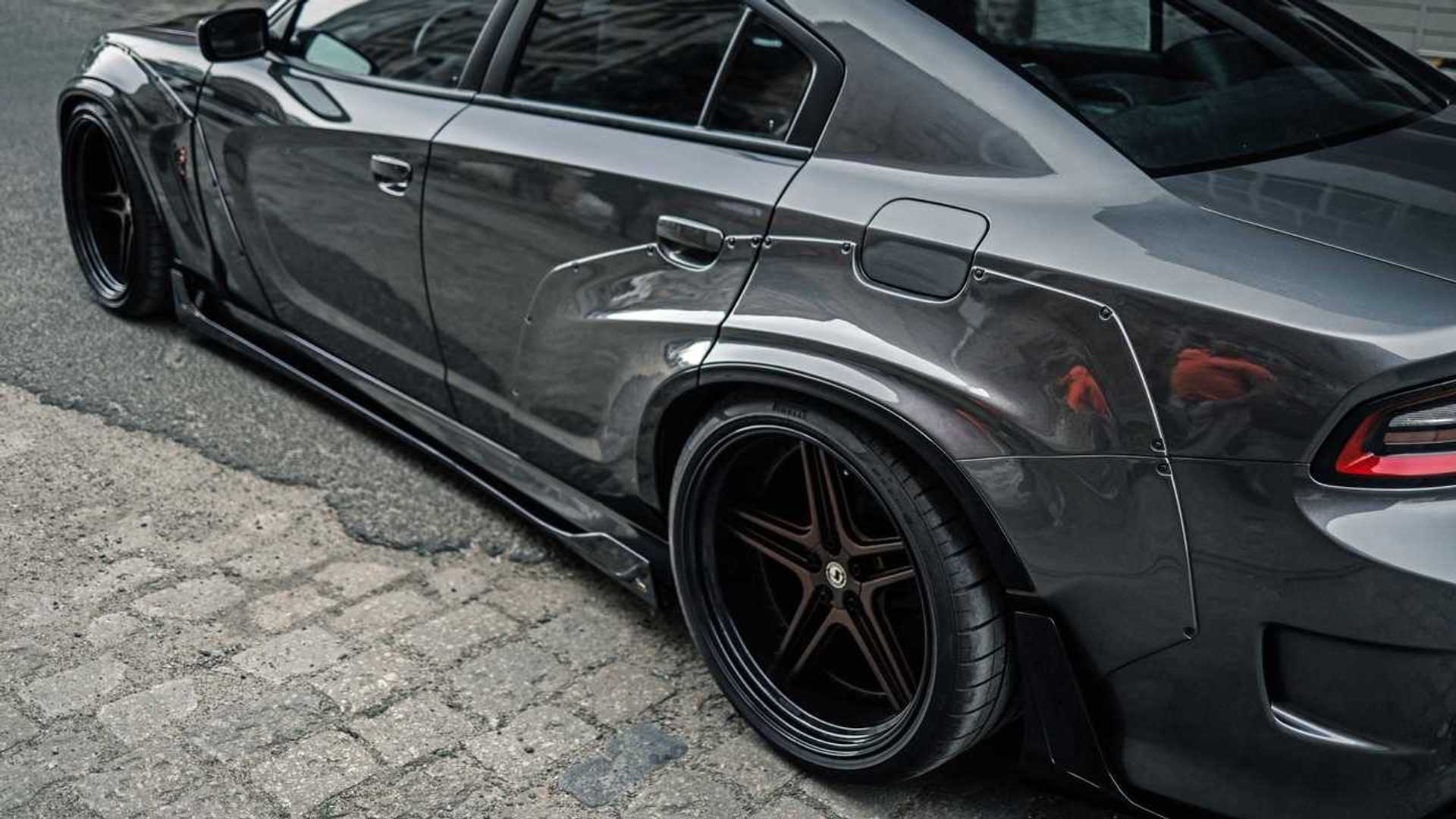 Dodge Charger SRT Hellcat, 717 CV col kit di Bader