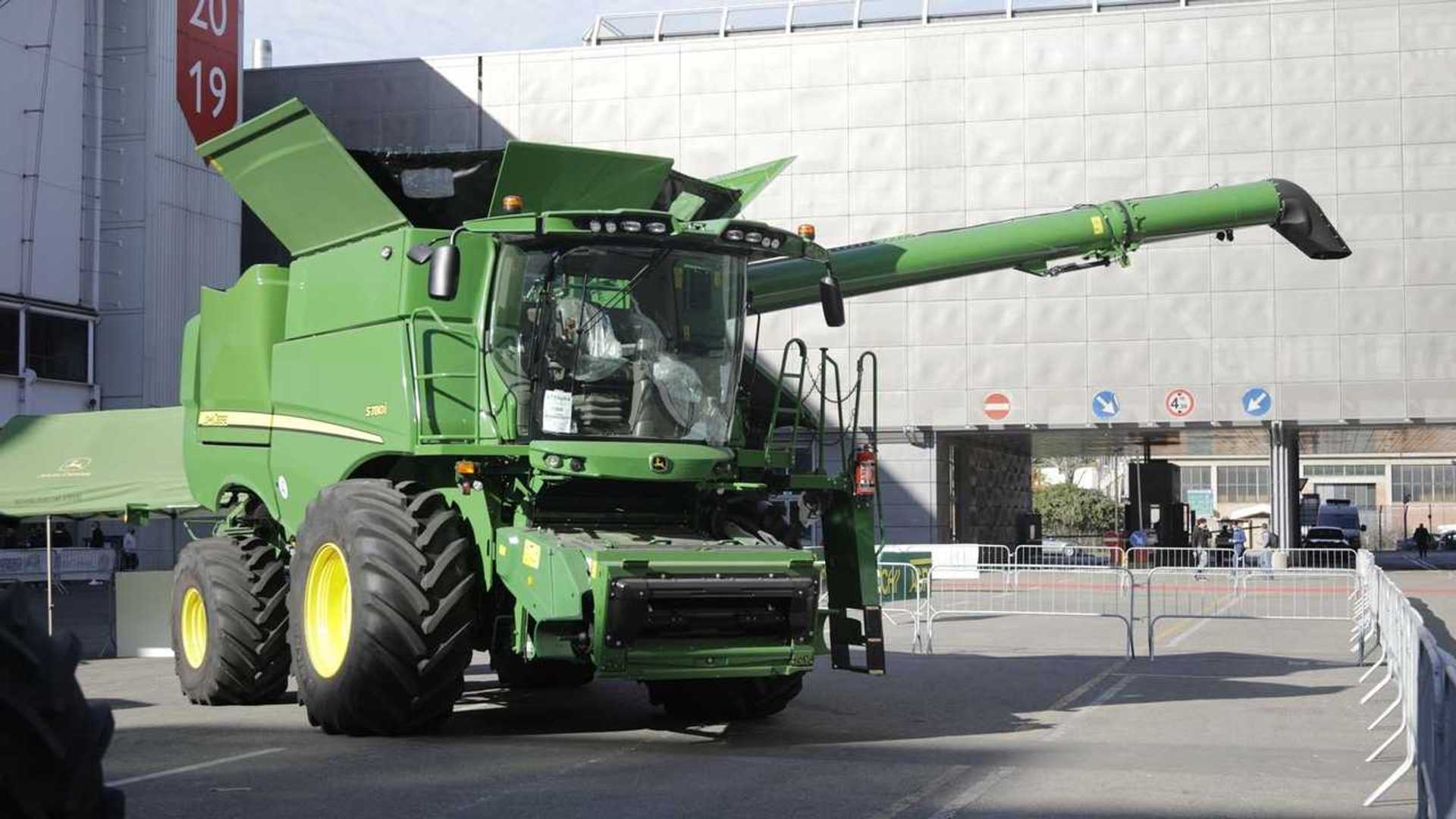 John Deere celebra i 75 anni delle mietitrebbie semoventi