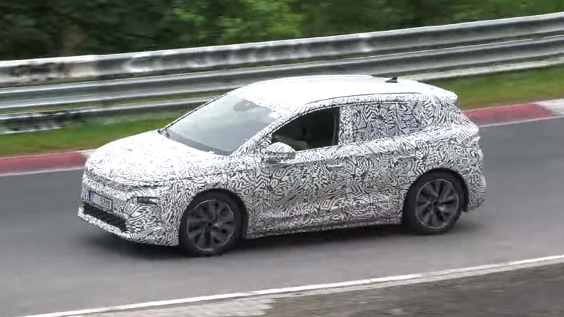 Le nouveau SUV de Skoda aperçu lors d'un test au Nürburgring