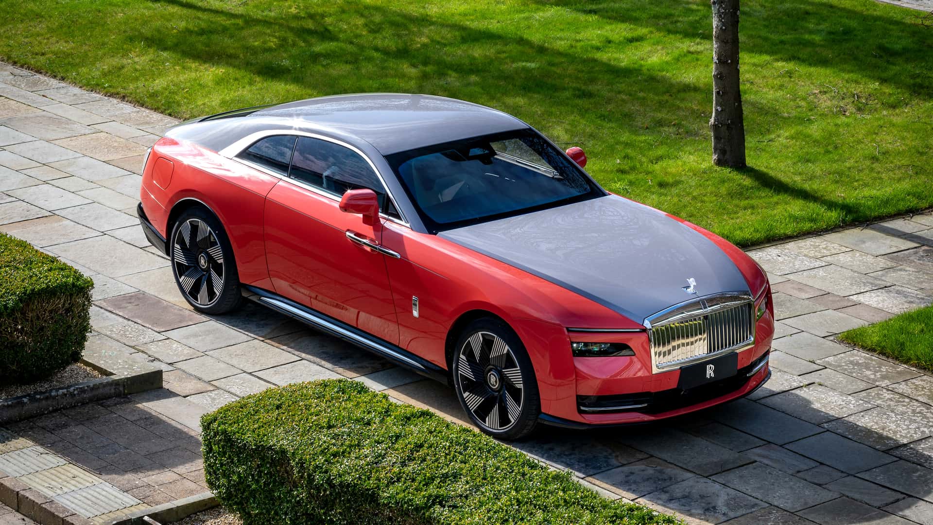 Rolls-Royce, Çin'e özel tasarladığı üç aracını tanıttı