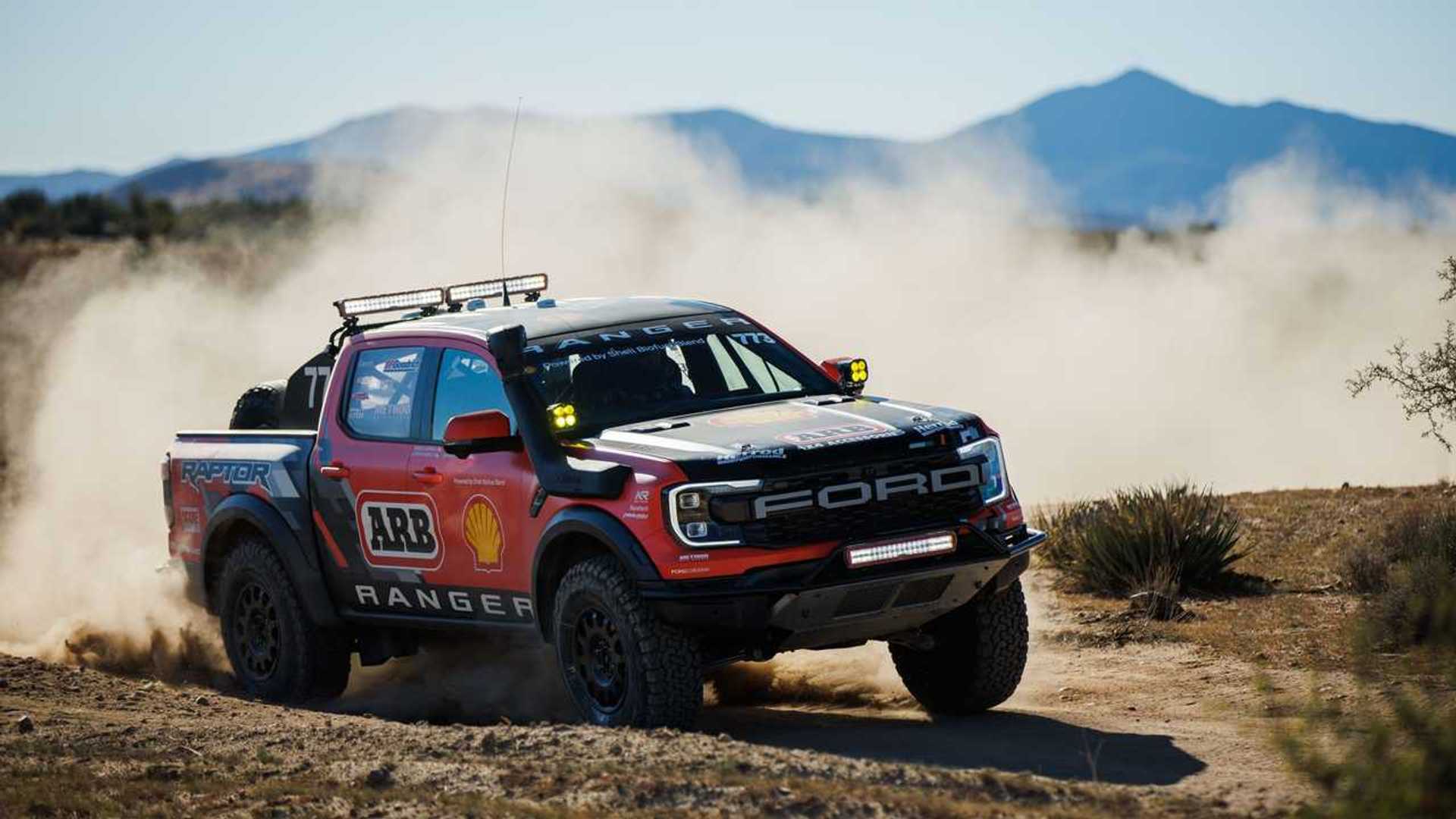 El Ford Ranger Raptor sobrevive a la Baja 1000, casi de serie