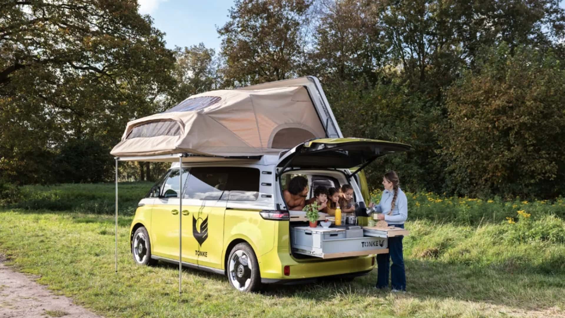 Tonke convierte la VW ID. Buzz en una camper eléctrica para 5 ocupantes